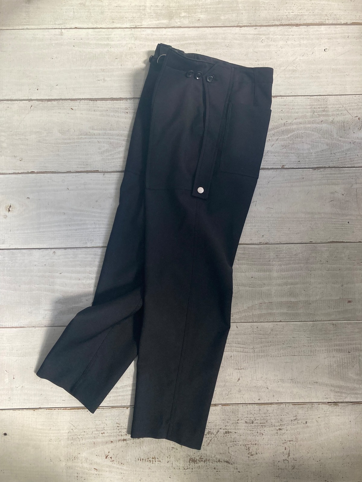 Beltless flap pants 1 | YOOWN