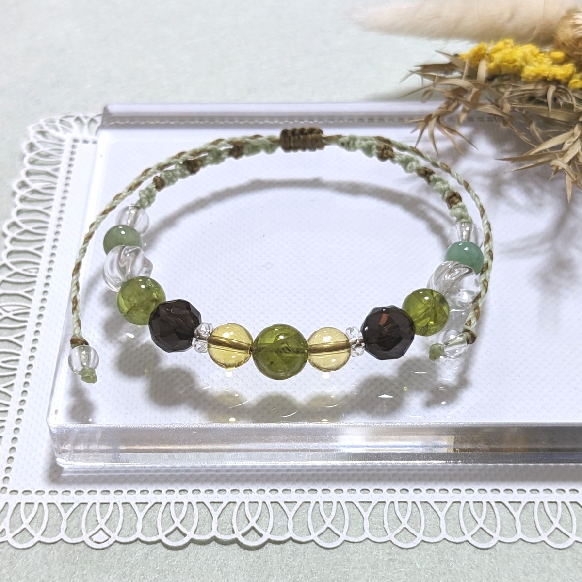 ペリドットの爽やかなグリーンが涼しげなマクラメブレスレット | Juel Hearing ～by WaoN～