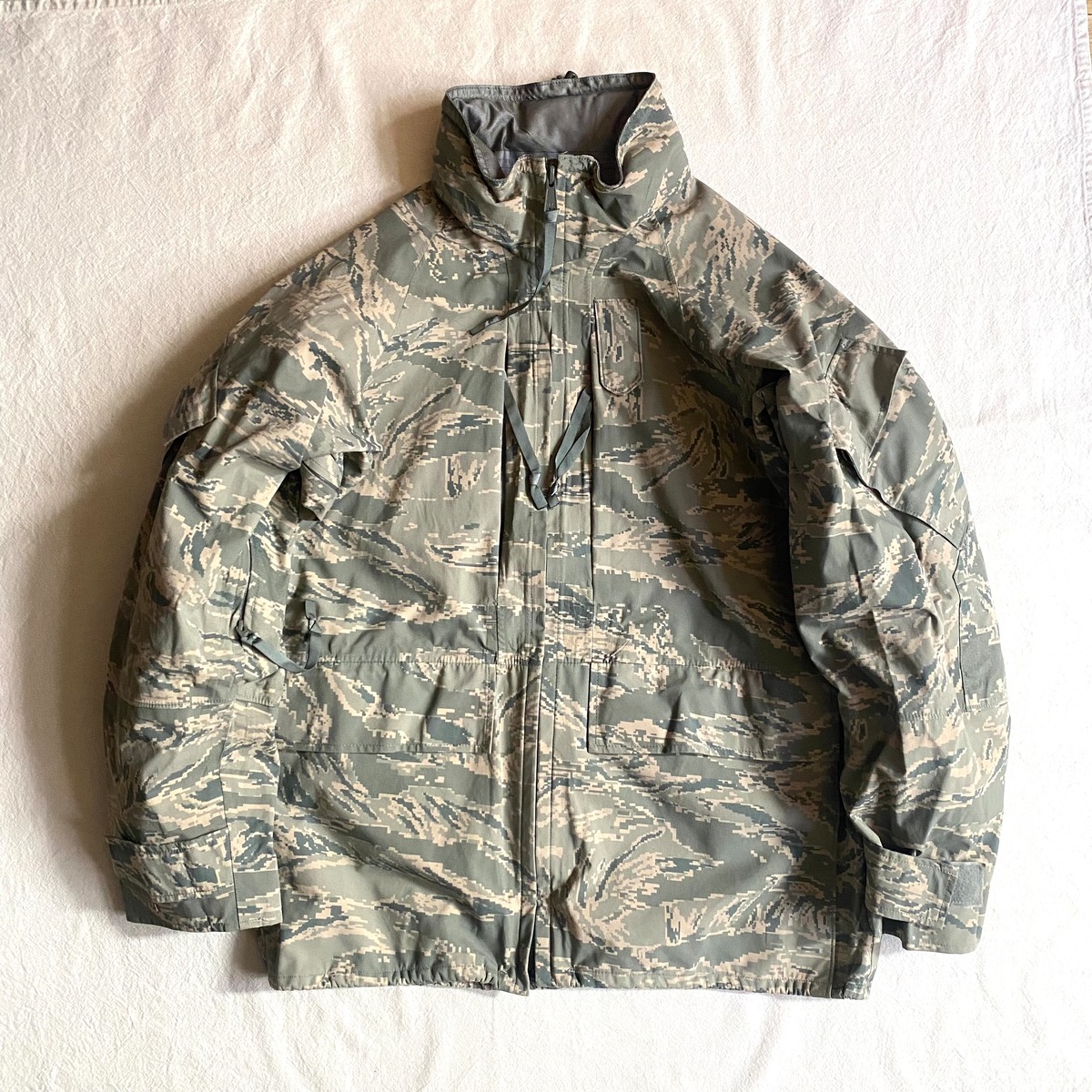 U.S.AIR FORCE 2001's CONTRACT "APECS ABU GORE-TEX PARKA" 古着 古着屋 メンズ古着 ...