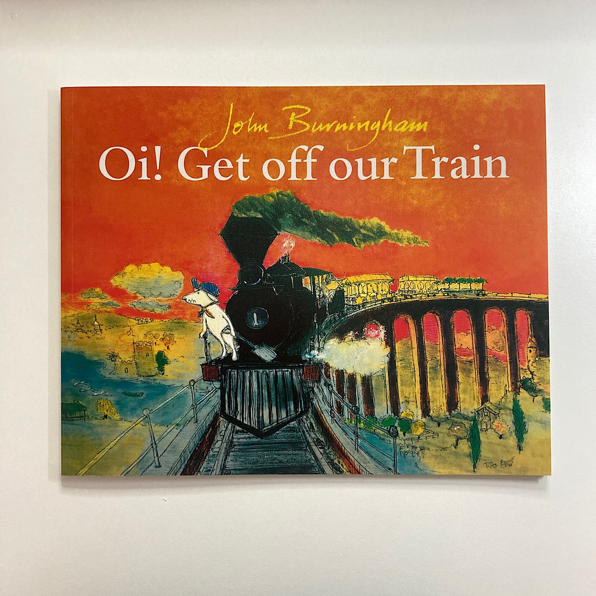 Oi! Get Off Our Train | 素敵な洋書の絵本のお店 Read Leaf Books