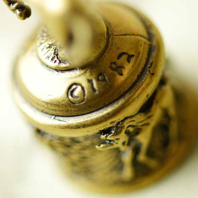 daniel riccio 1982 ペガサス ベル 23-0029 ビンテージアクセサリー コスチュームジュエリー アンティーク ...