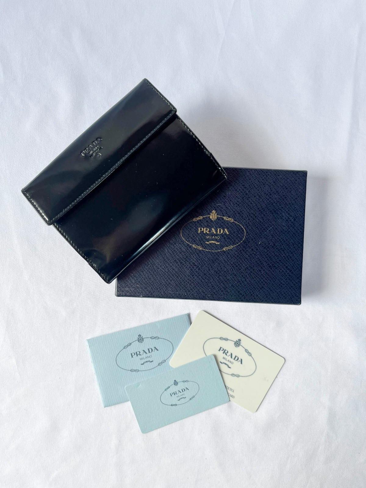 PRADA “Black Enamel” Folded Wallet with BOX | CARBOOTS