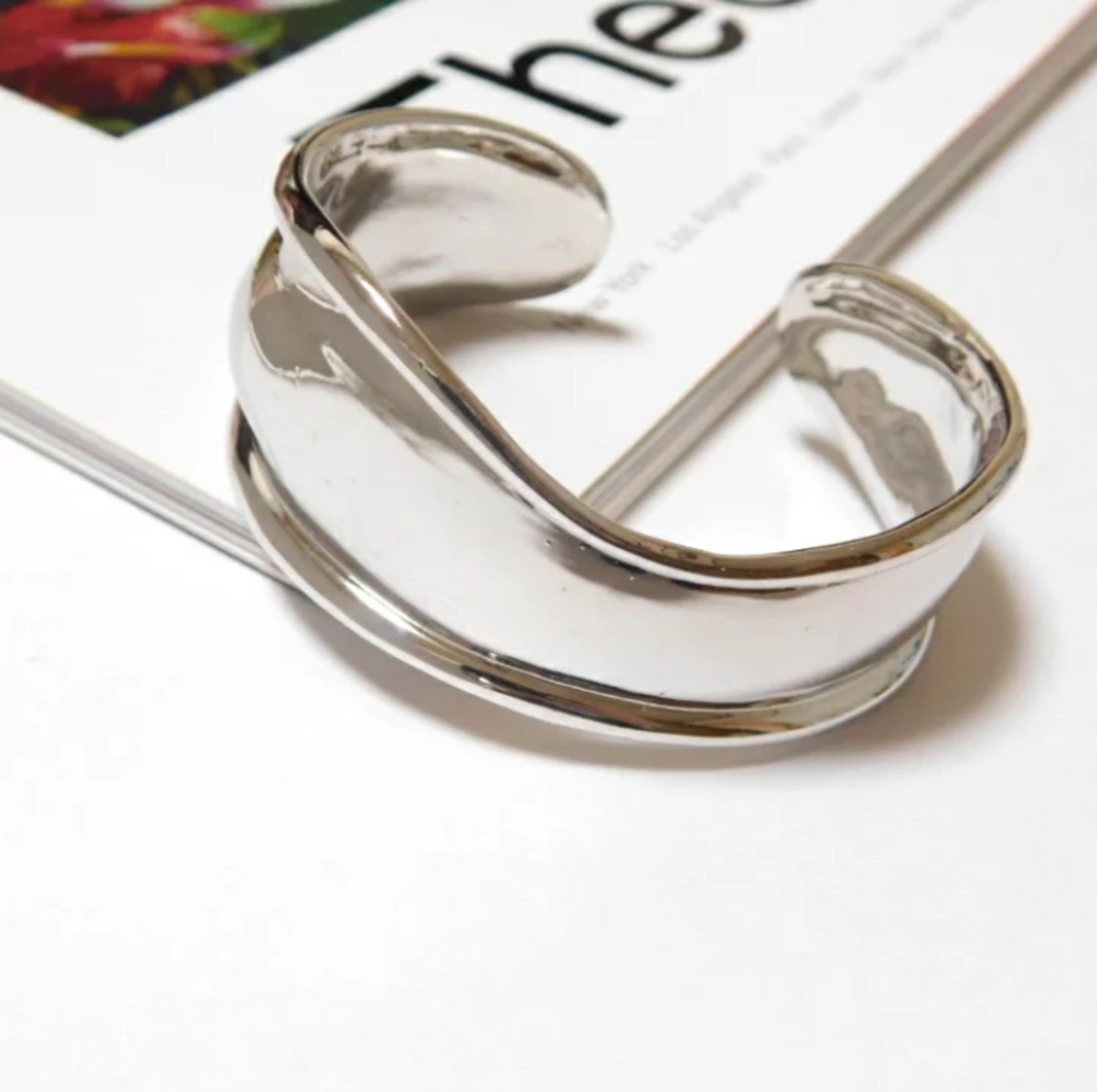 【送料無料】ウェーブ ワイドバングル | KateMate(ケイトメイト)BASE店