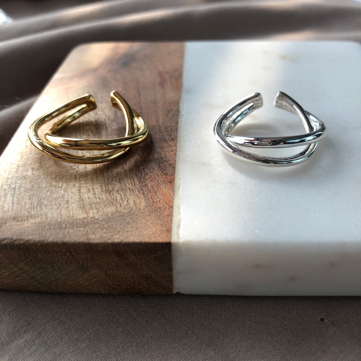 Double wave design ring RS23006 | Yju