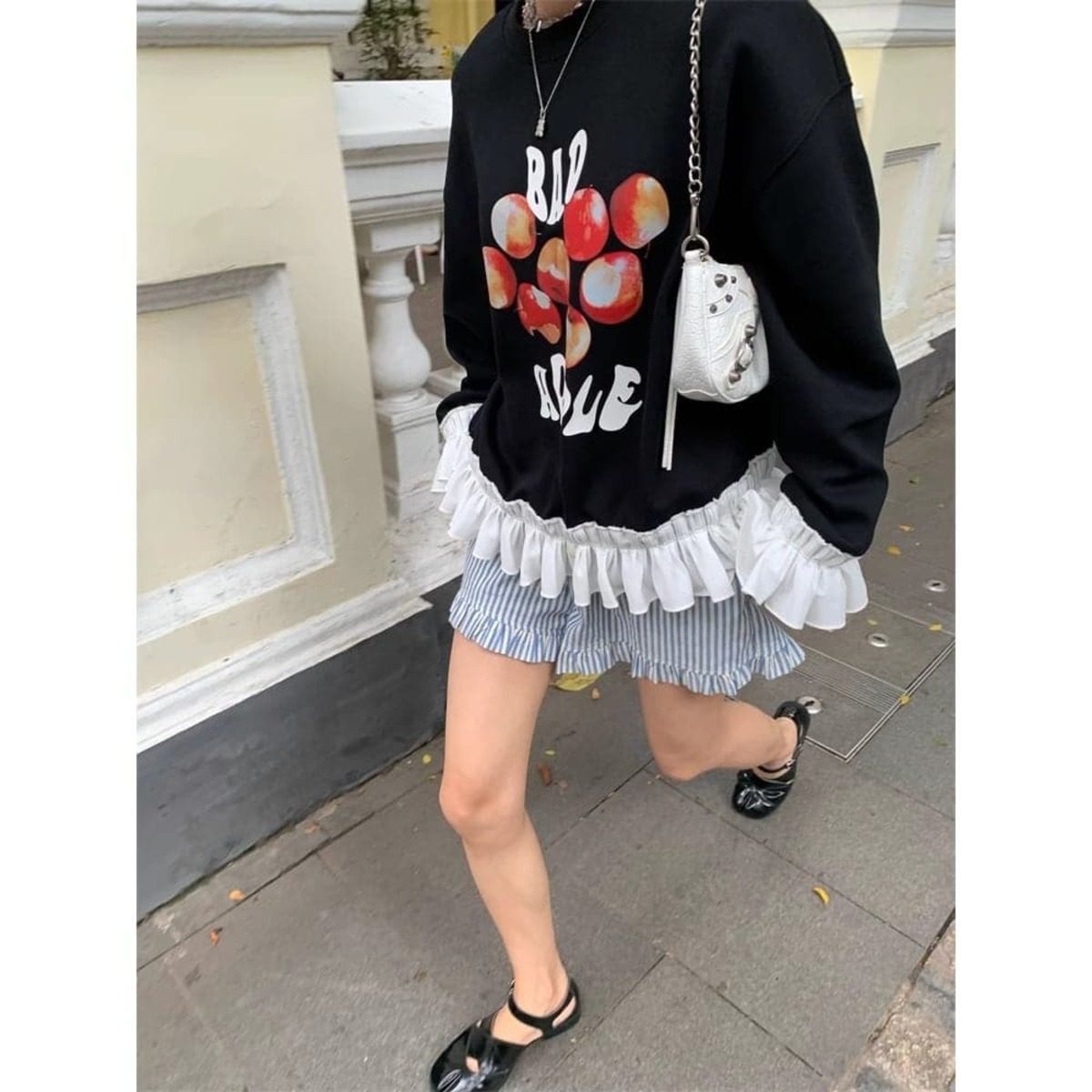 Ruffle cuff pullover M4628 | Mbeaute