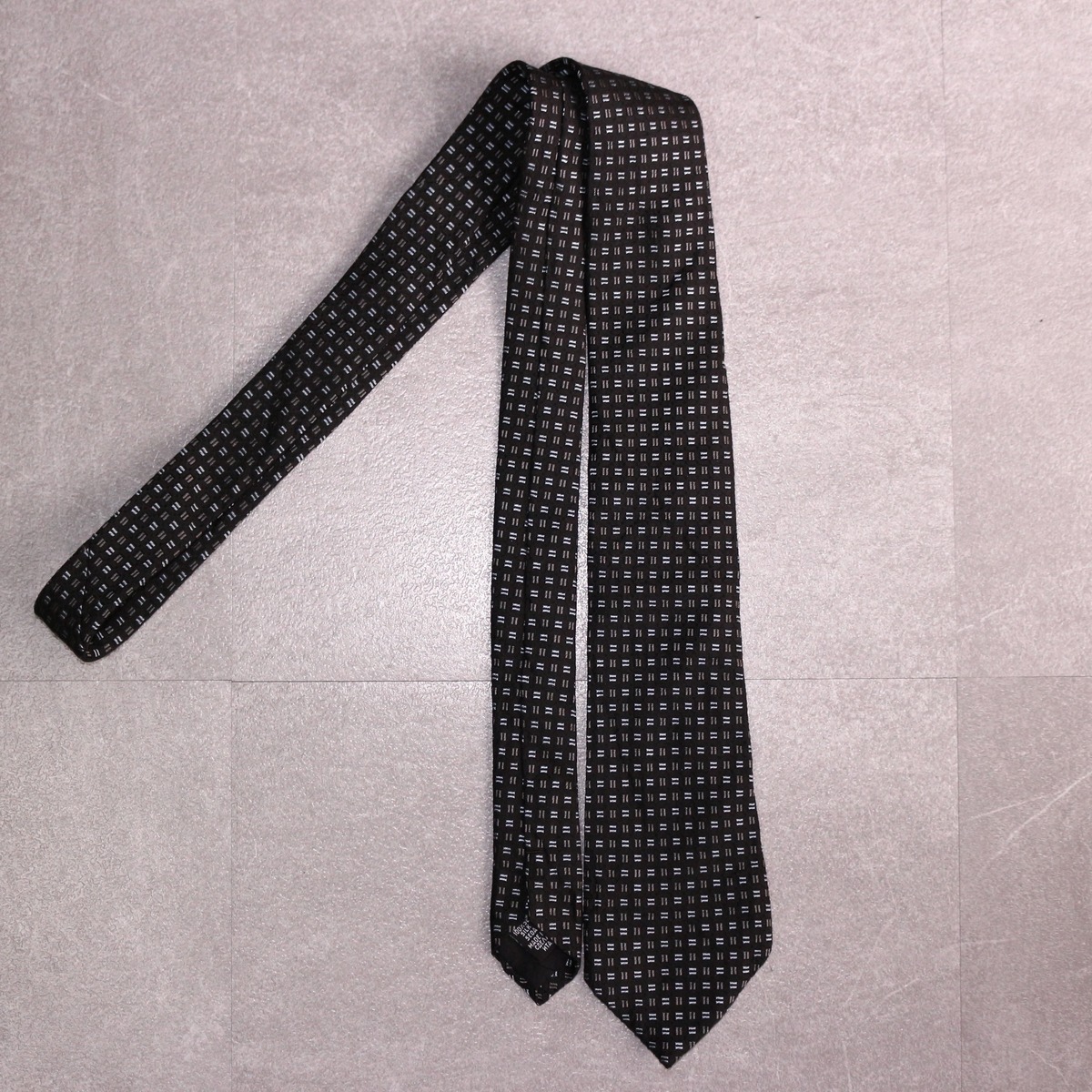 "HUGO BOSS" silk necktie made in ITALY | Ark. vintage