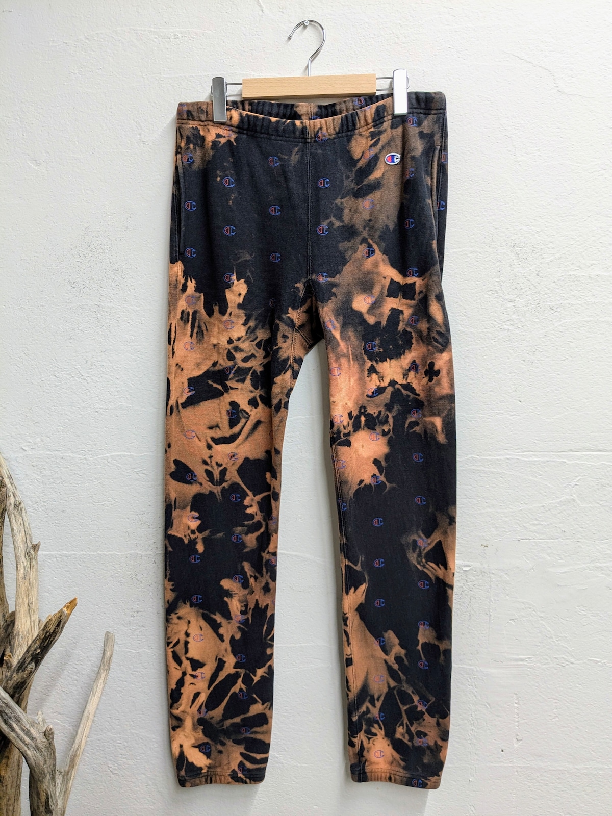 SUPER BLEACH ALL OVER PATTERN SWEAT PANTS | tokiclothing