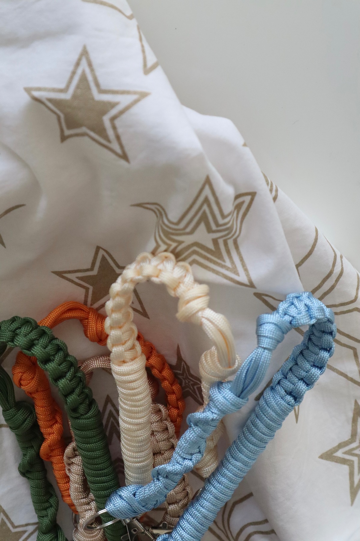 SHORT random braid 〈one color aquablue〉 | chaskip