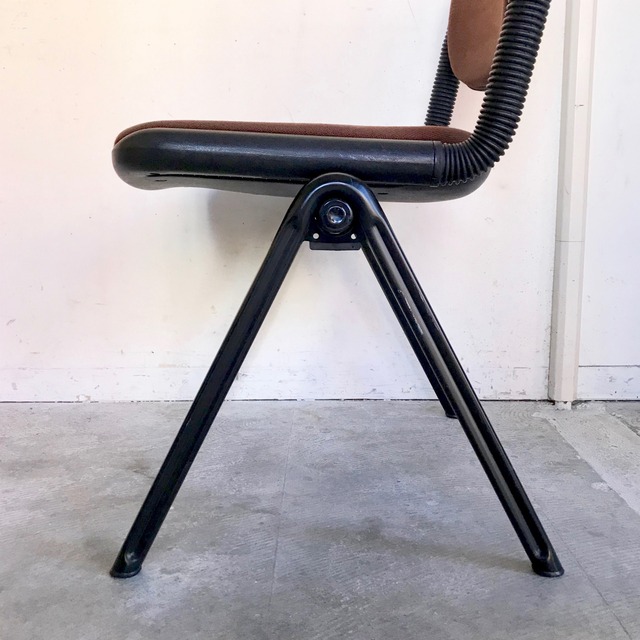 "OPENARK" Vertebra Chair by Giancario Piretti , Emilio Ambasz オランダ ...