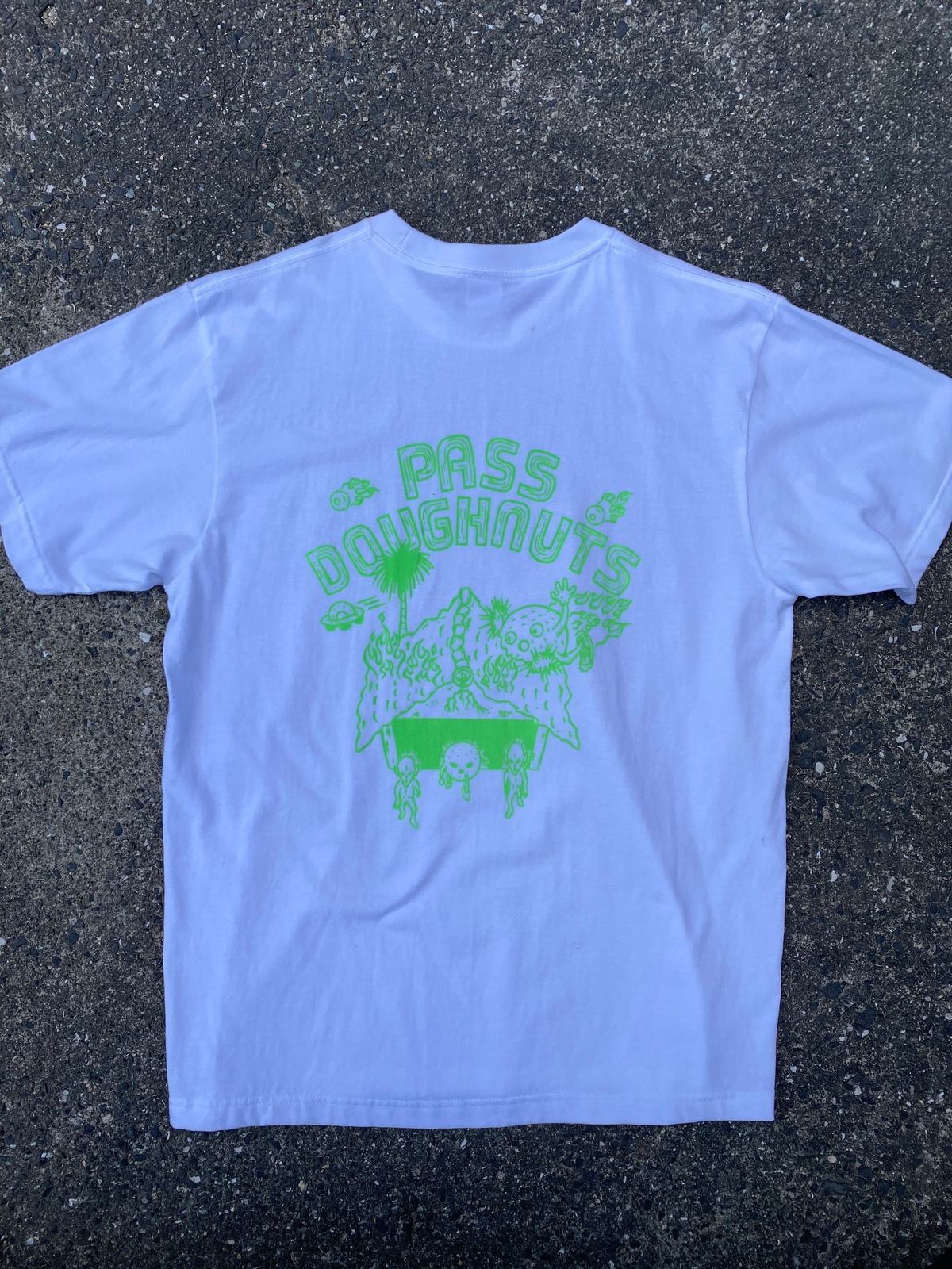「DOUGHNUTS ALIEN ATTACK」 Lサイズ | PASSED YOU BY SHOP