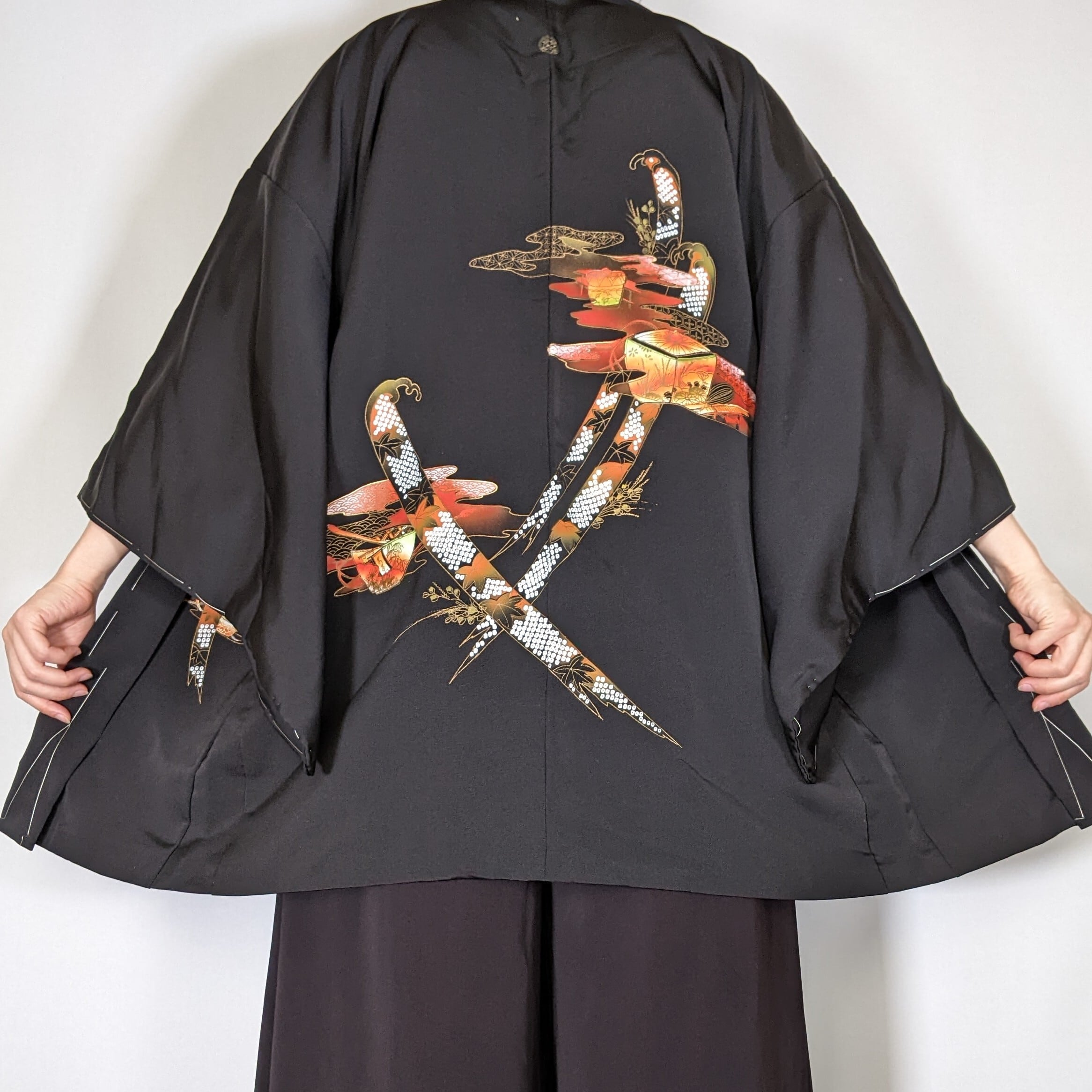 【13801】 ヴィンテージ 黒羽織 和洋折衷コーデ / Japanese vintage kimono black haori jacket ...