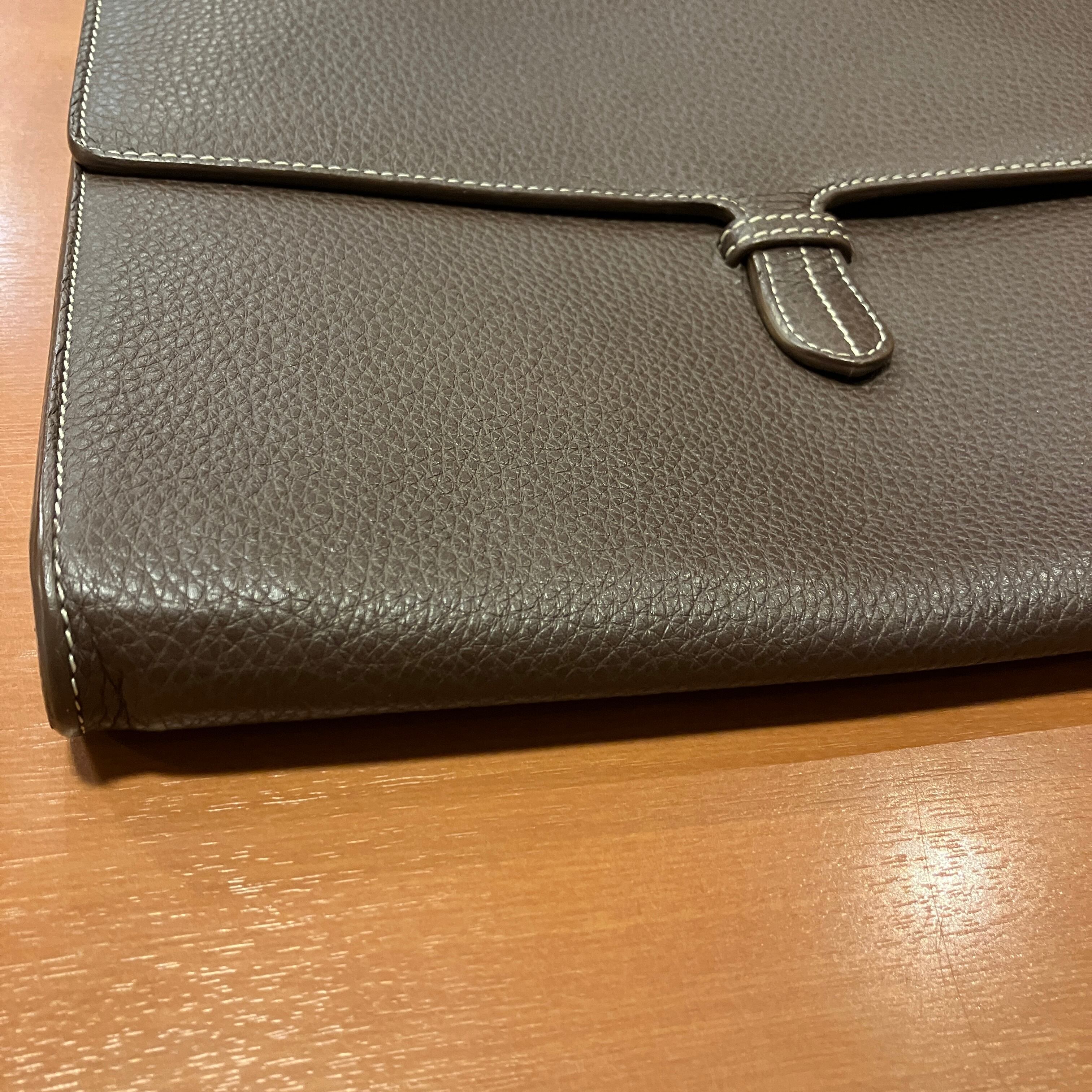 ACATE "BREVA" LEATHER CLUTCH BAG | safarionline