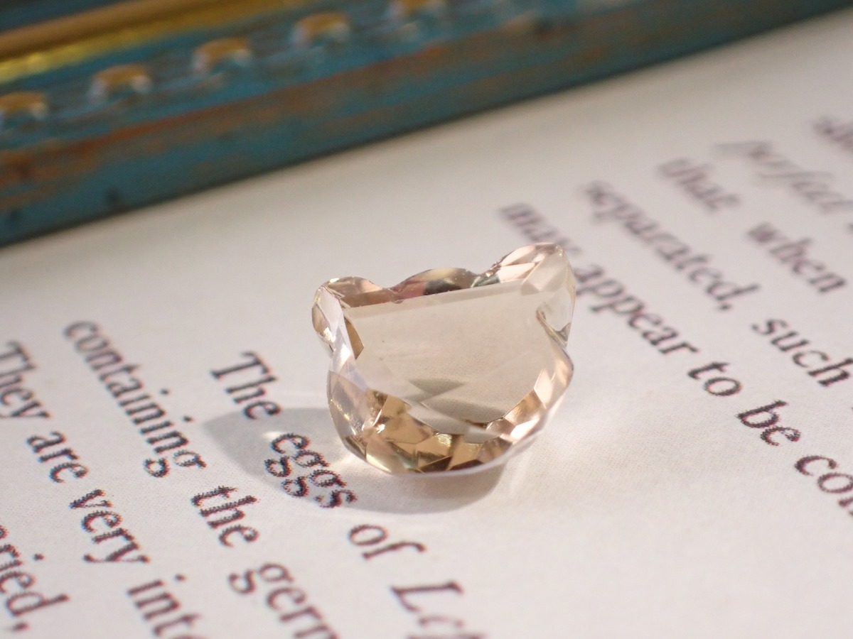 シトリン（猫カット） 1.78ct [C13‐649] | differencee(ディファレンシー)