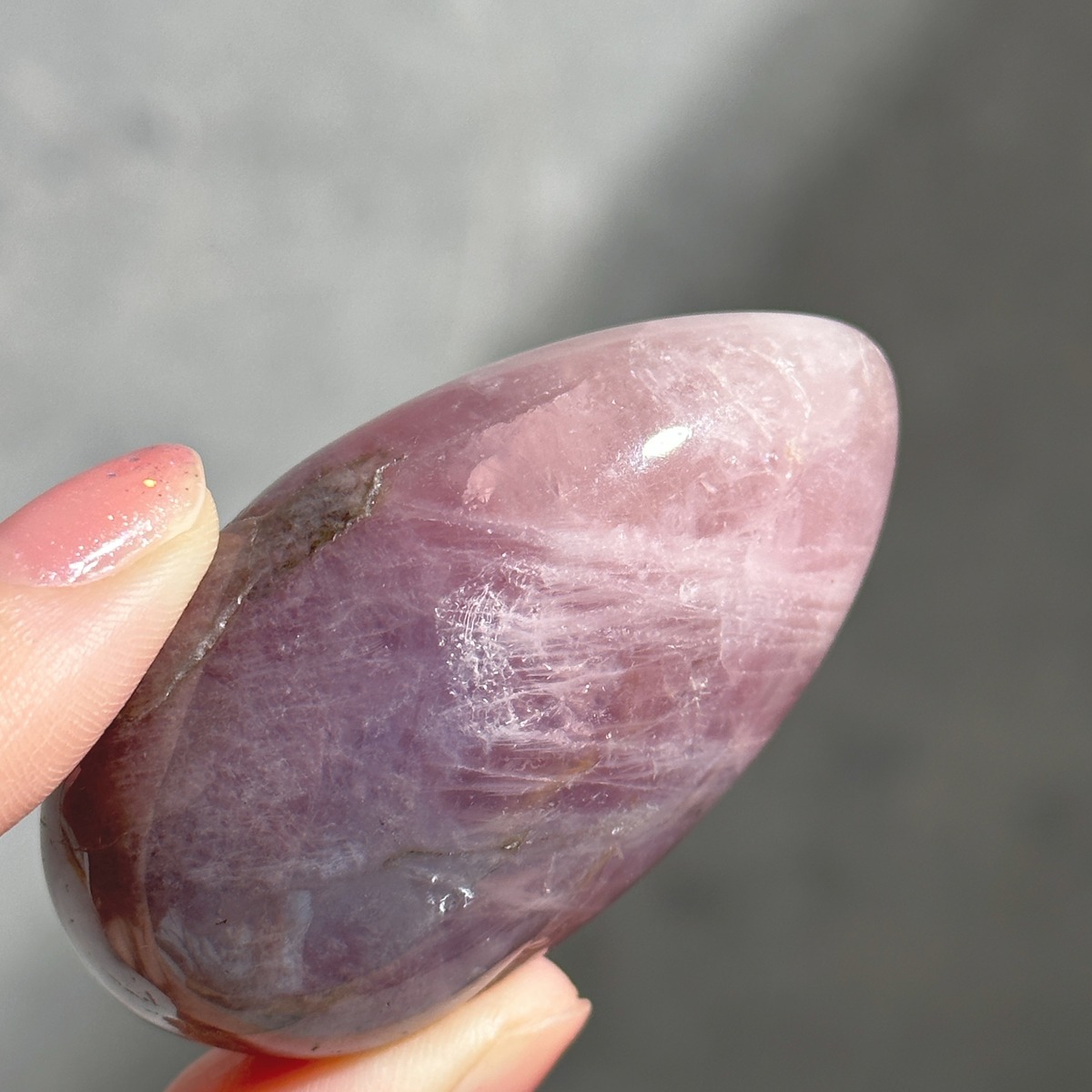 虹 パープルローズクォーツ パームストーン23 Purple Rose Quartz 天然石・鉱物・パワーストーン | Kamoku[カモク ...