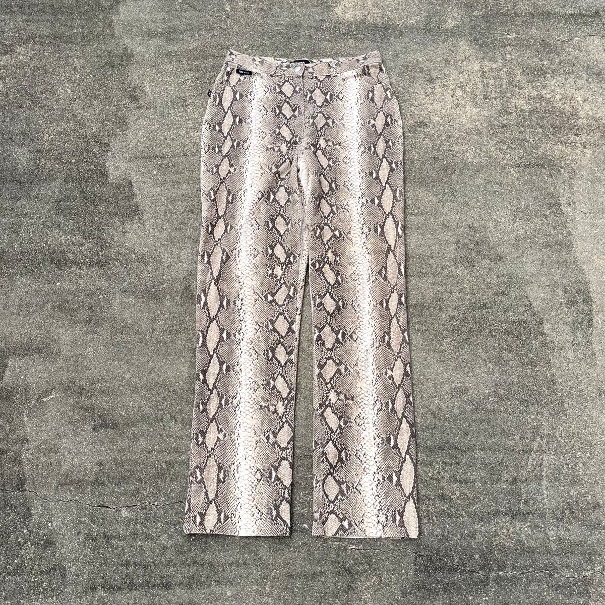 VOTRE NOM JEANS 90s python print pants | wampakushop