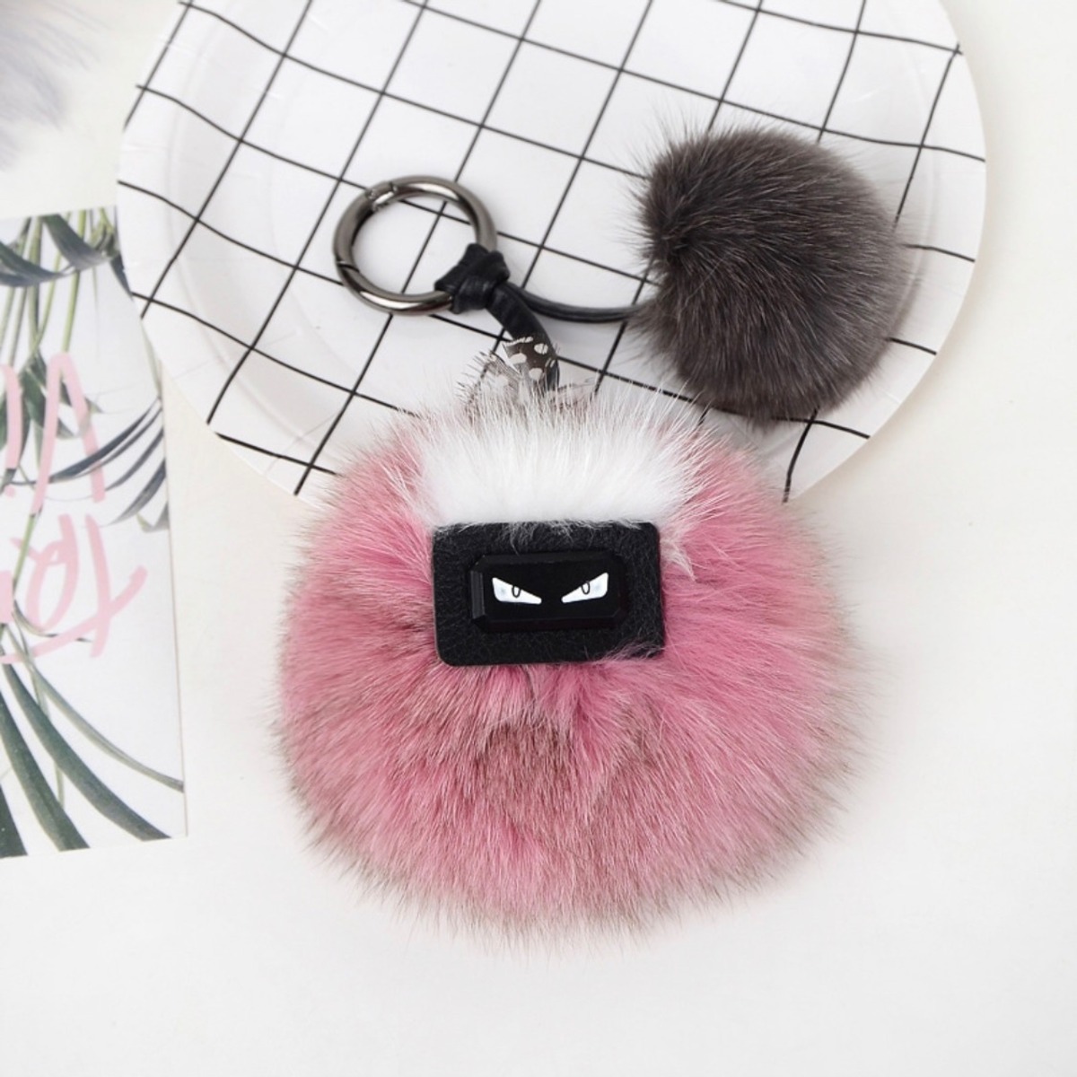 monster fur charm | regalo