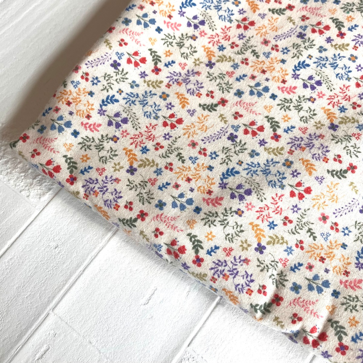 《即納》【cgct-01】小花柄 コットン | momo fabric