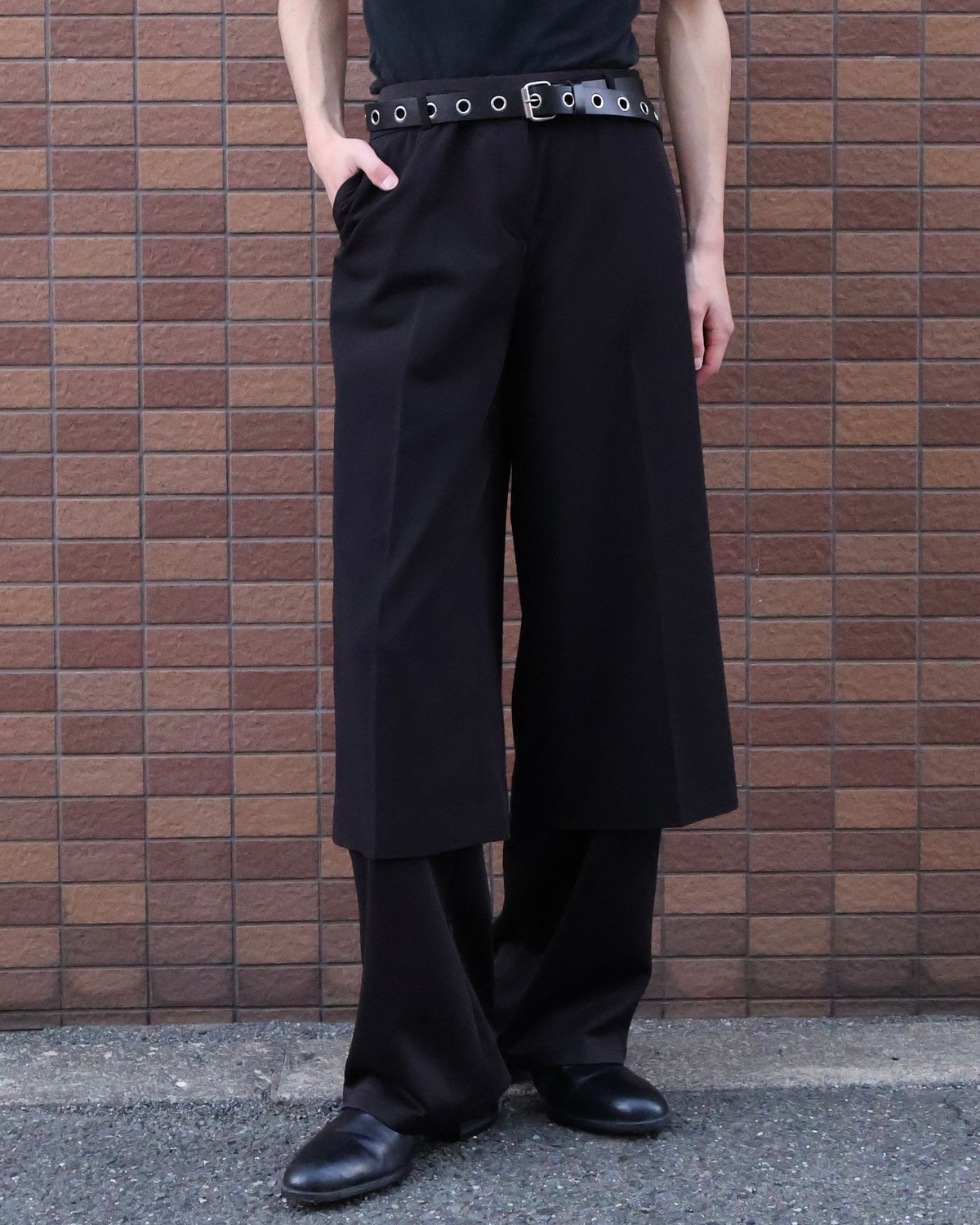 Cropped length pleated slacks | blendmarket