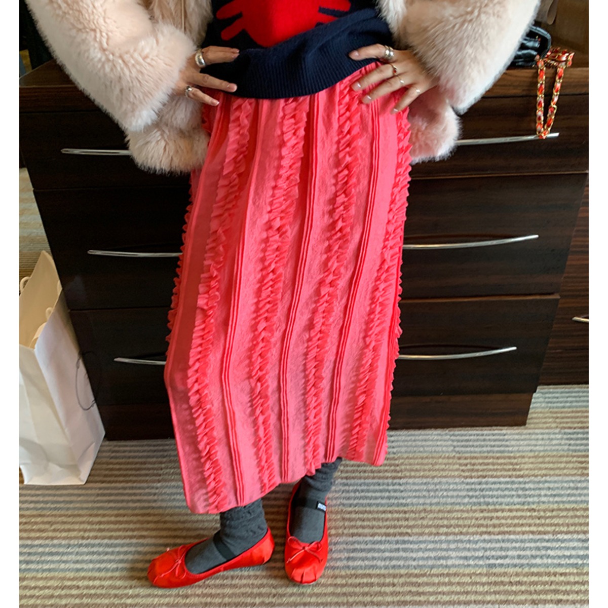 whip frill line pleats back slit design skirt e1712 | emi pallet