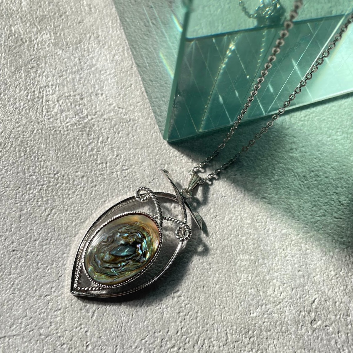 シェル ネックレス 《N-0332》 | ModernLoop ユーズドアクセサリー専門店