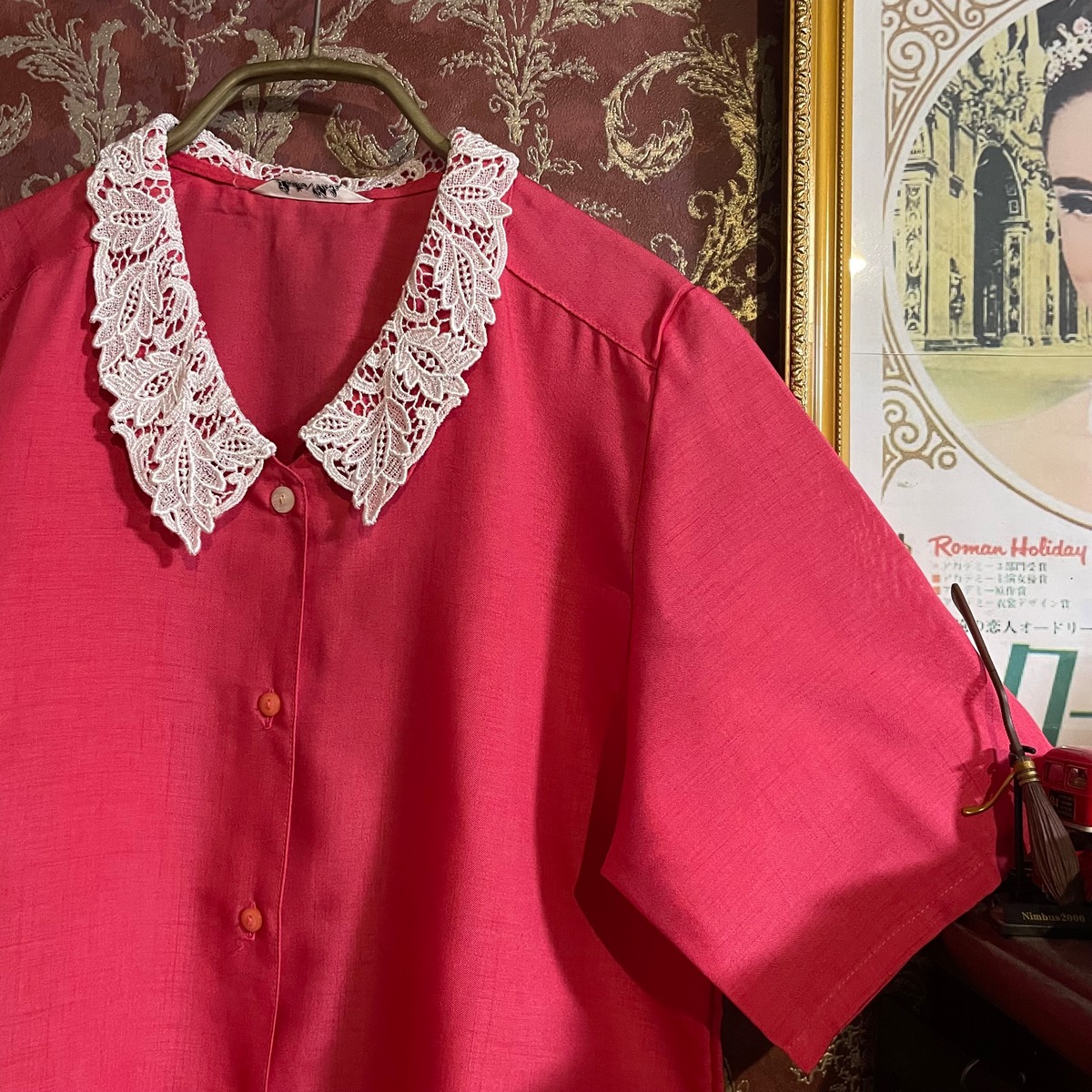 vivid pink lace collar blouse | 古着屋Lilyberry