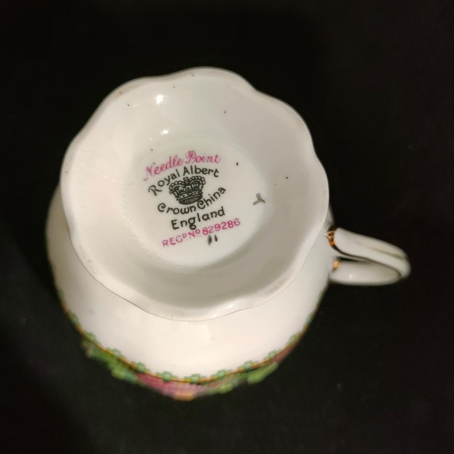 ロイヤルアルバート/ニードルポイント/カップ&ソーサー /プレート/トリオセット①/Royal Albert /needle point ...
