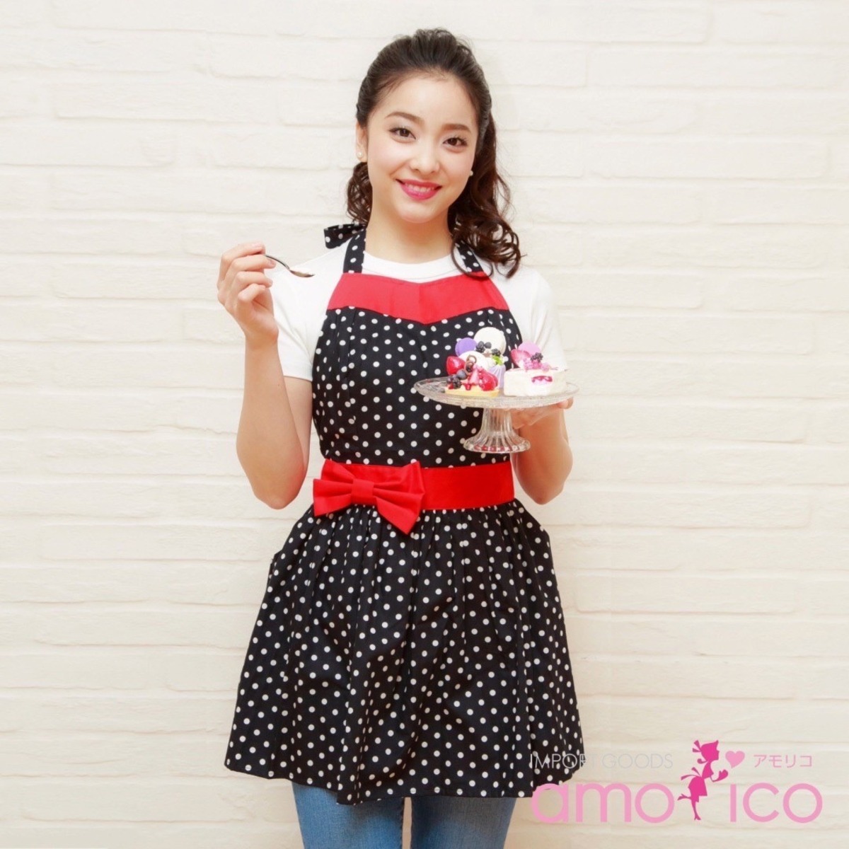 【Sugar baby aprons】ブラック&ホワイト ドット エプロン レッドリボン（ポケット付） | おしゃれなエプロン通販の ...