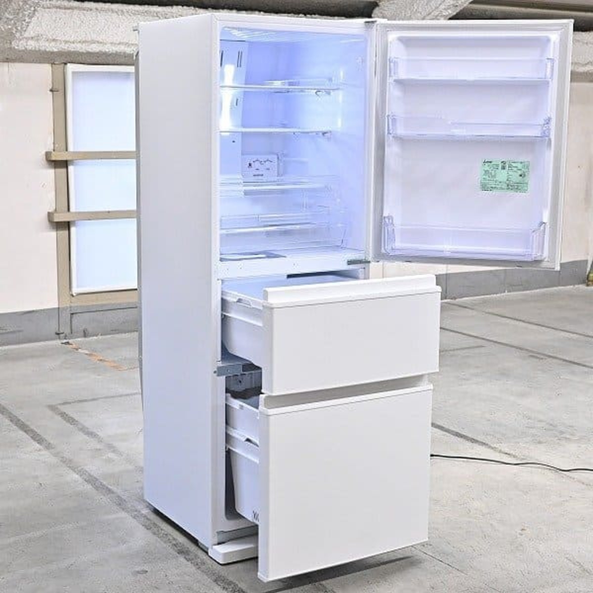 未使用品 2023年製 三菱 8万「MR-C33H-W1」ノンフロン冷凍冷蔵庫 330L ストッカー 白 置けるスマート大容量 ...