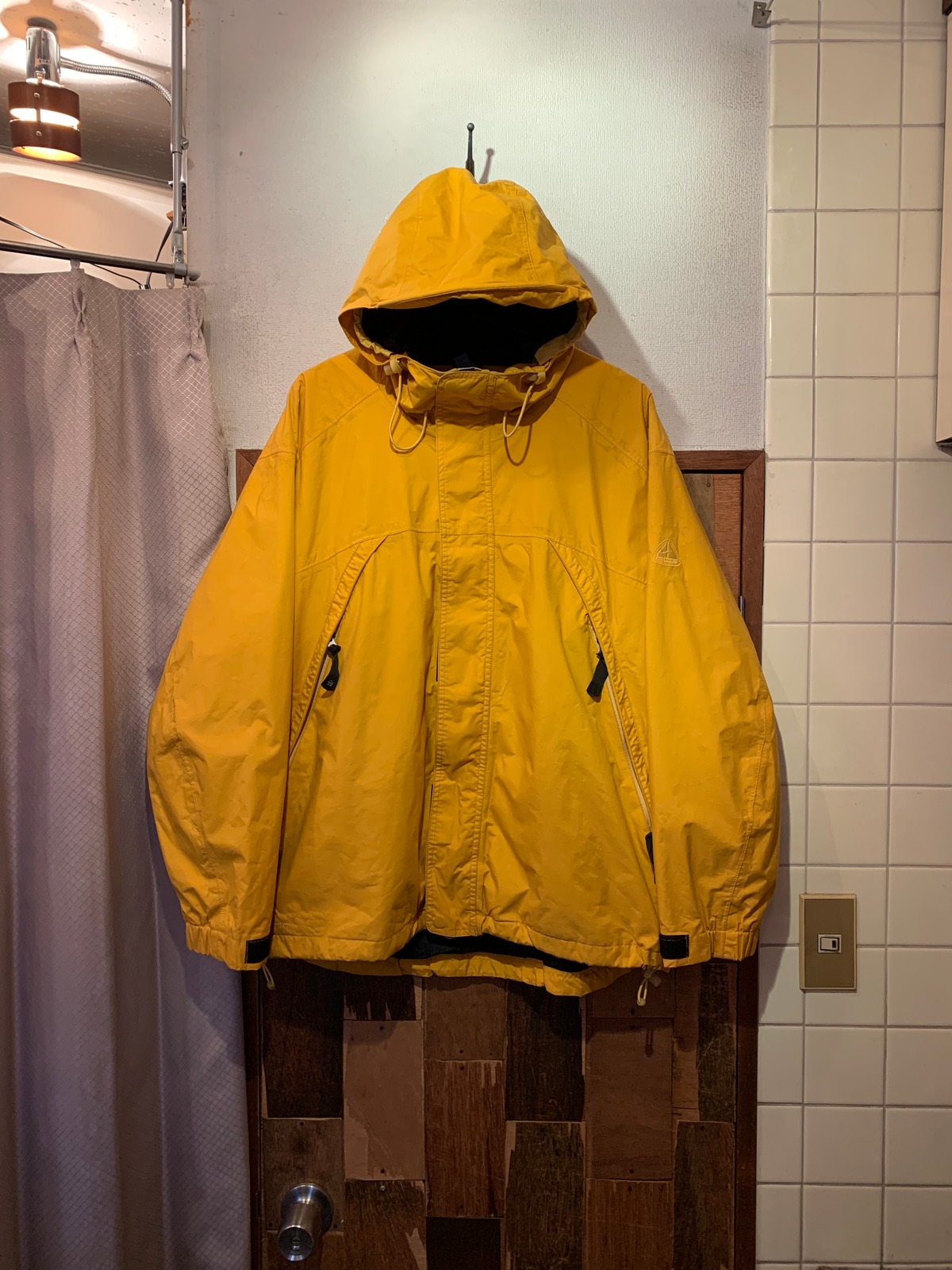 “NIKE ACG” 00’s yellow nylon design mountain parka | LAUGH