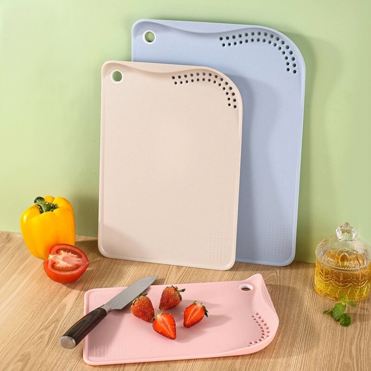 まな板 セット プラスチック製 サイズ違い 3枚 使い分け 多機能 家庭用 目盛付き 滑り止め付き 吊り下げ収納 | kitchengoods