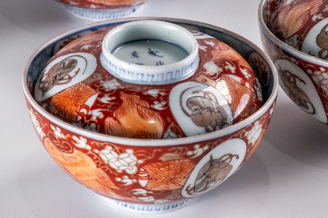 【うつわ】 古伊万里 染錦小槌鼠文蓋茶碗 8客 明治時代 E680B バラ売り可能です | うつわや古季