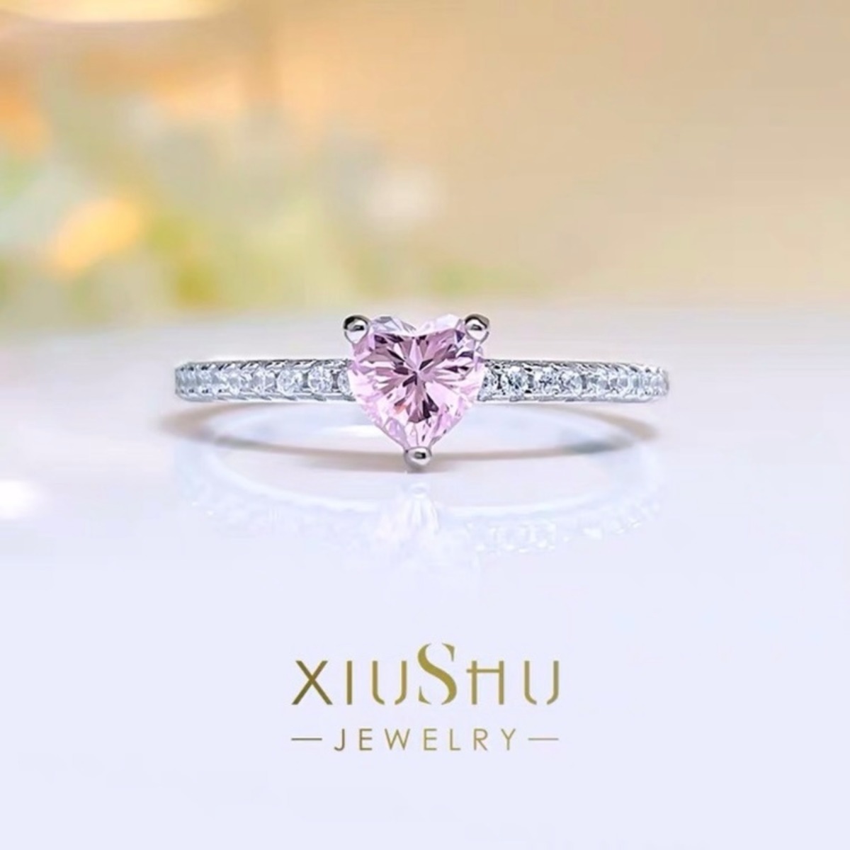 ハート ライトピンク 小さくて可愛い 高炭素ダイヤモンド キラキラ ゴージャス リング かわいい シンプル 普段使い | キラキラゴージャスジュエリーのXIUSHU(シュシュ)