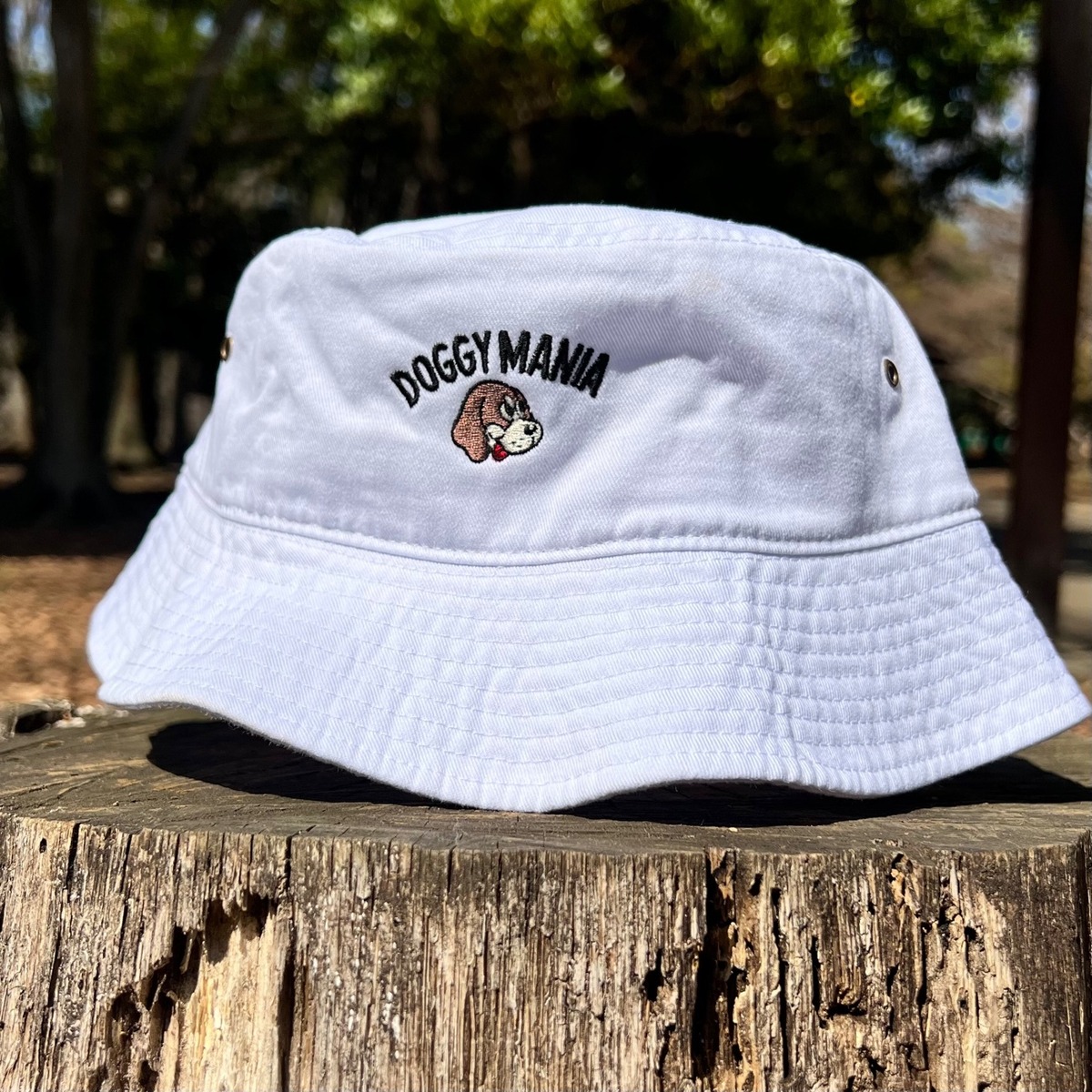 DOGGY MANA bucket hat -white- | DOGGY MANIA