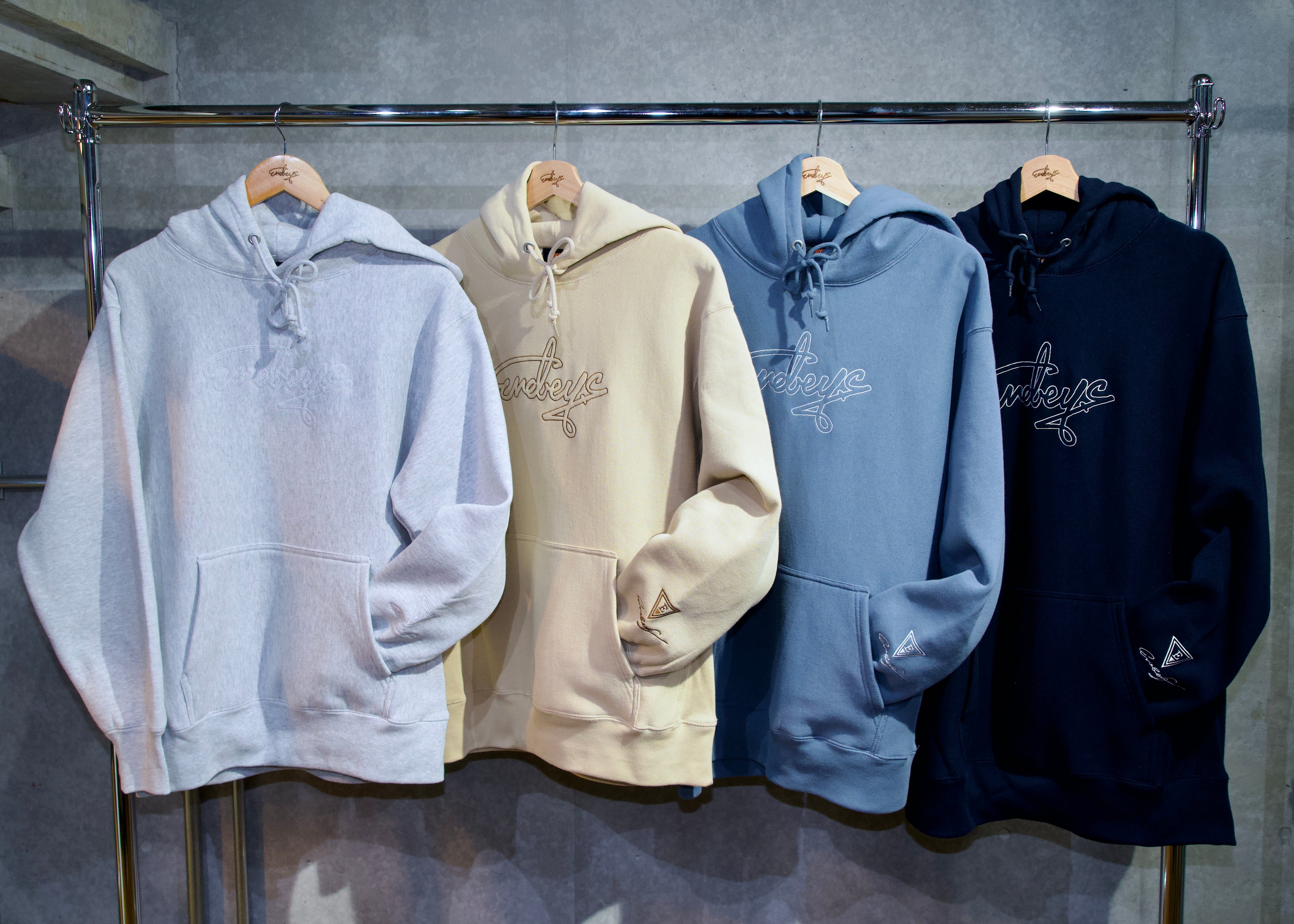 中抜き LOGO 刺繍 フーディー | ENEBEYC BLACK LABEL