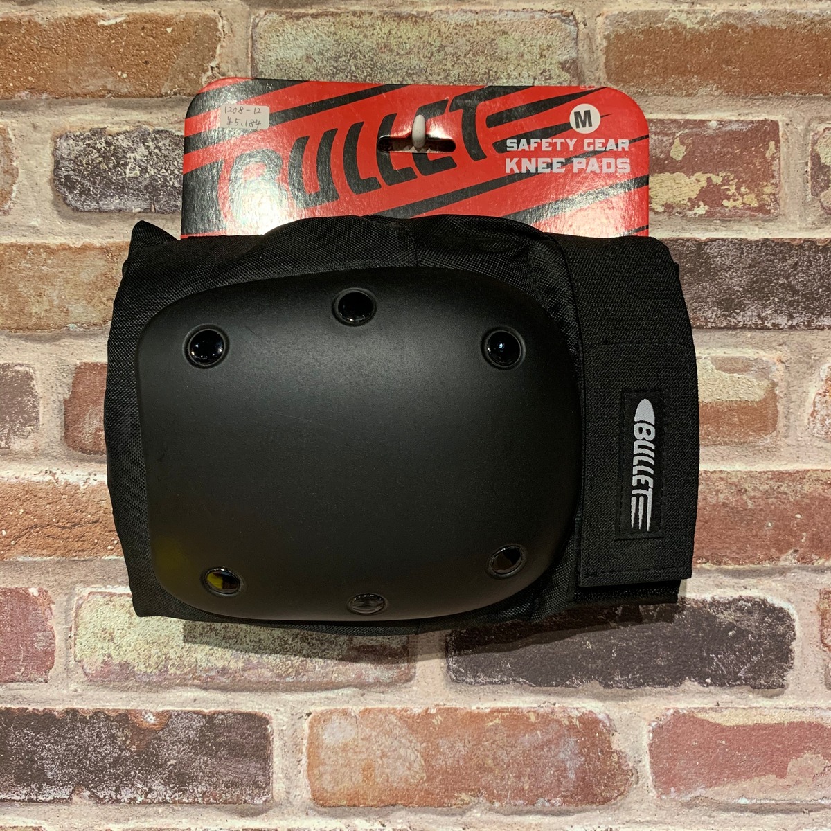 【BULLET】KNEE PADS | switch