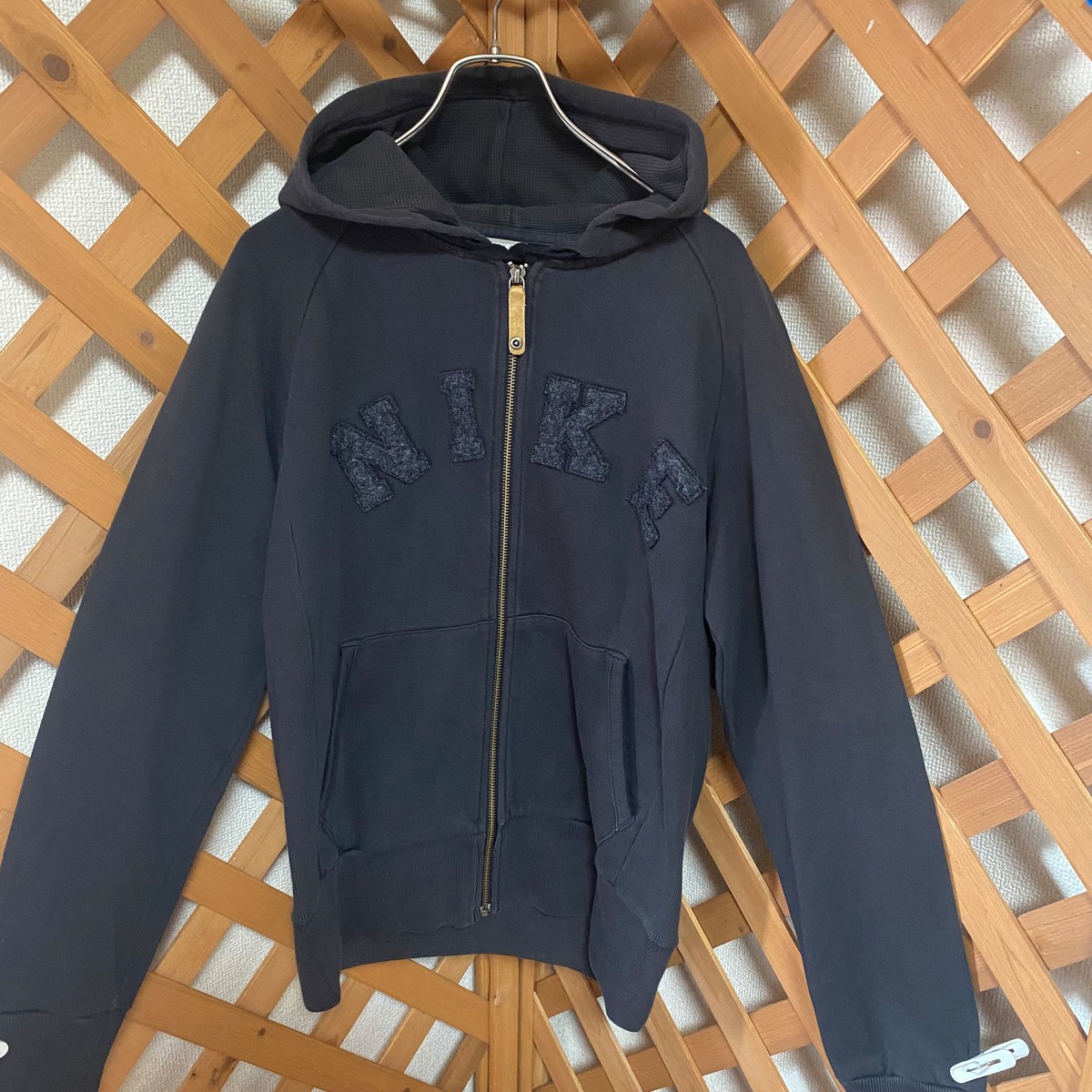 NIKE シルバータグ パーカー ブラック ビックロゴ ワッペン ストリート | LUCKY BASE 古着屋