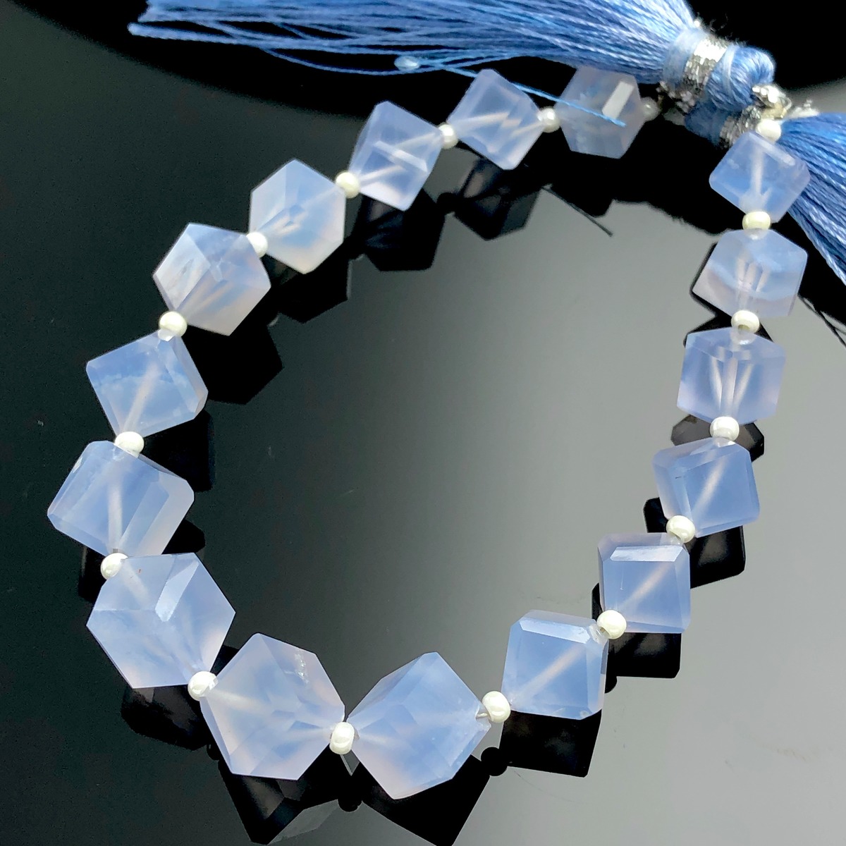 ブルーカルセドニー スクエアカットビーズ y119/2306 | 天然石爆売りのDream 〜power stone dream〜