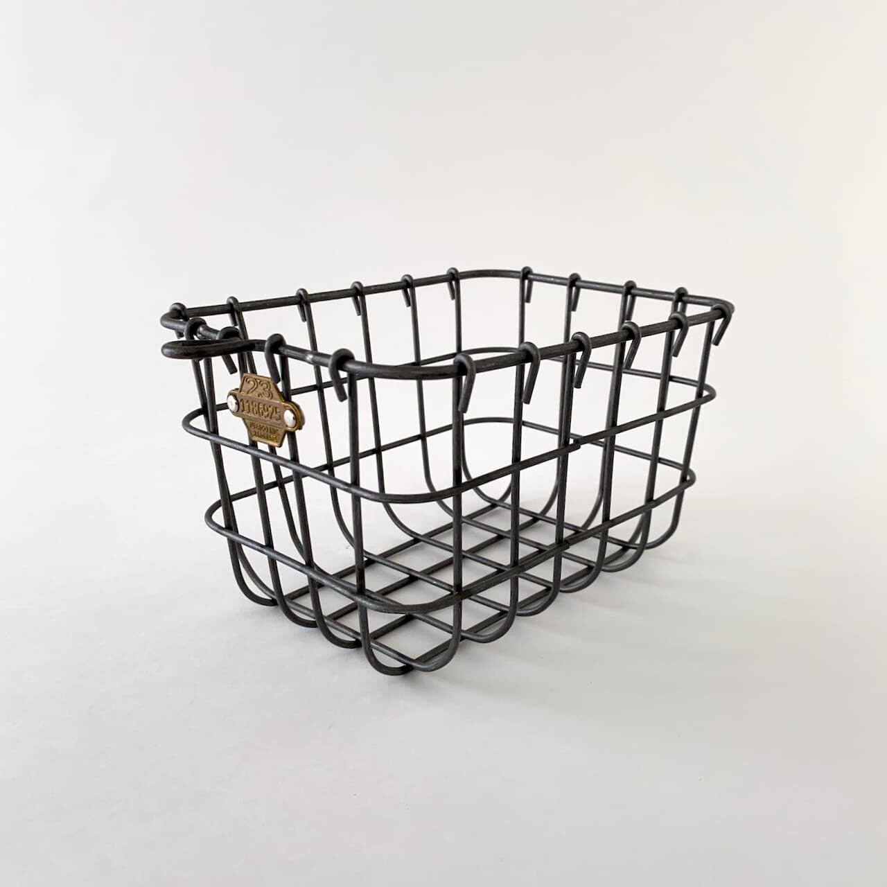 ロッカー バスケット ワイヤースチール / Locker Basket Small PUEBCO | Sensitivity and Boldness