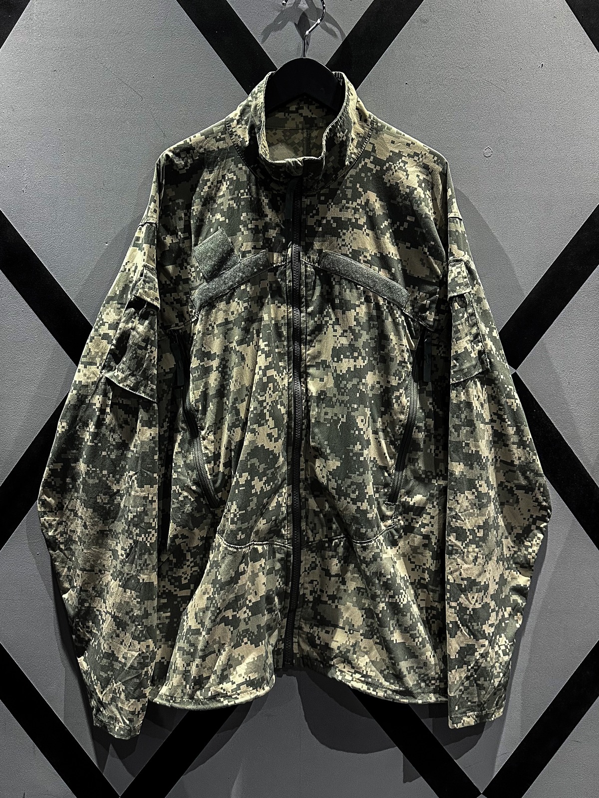【X VINTAGE】"ECWCS" Level 4" Digital Camouflage Pattern Wind Shell ...
