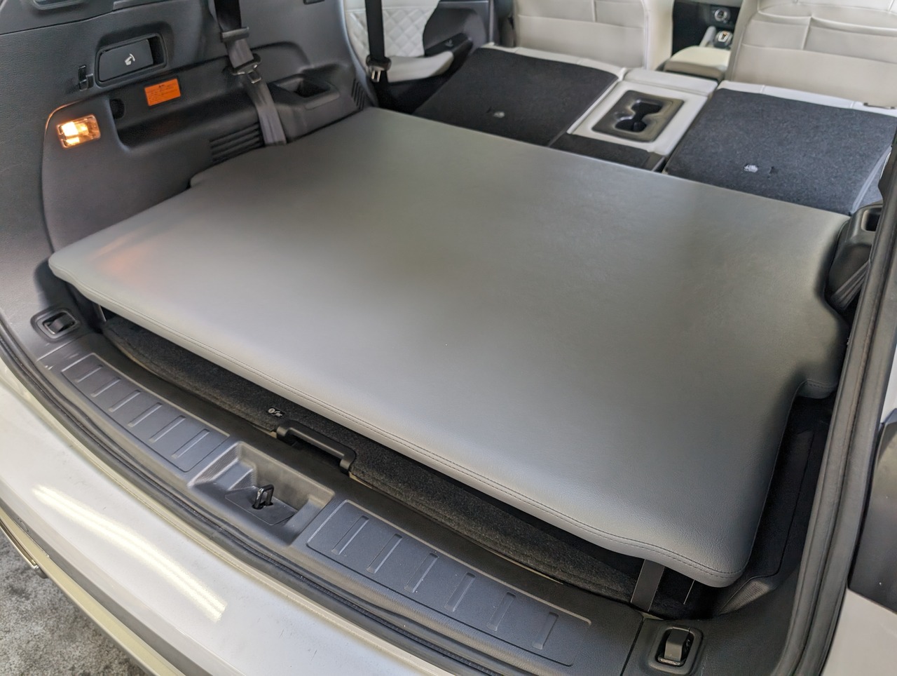 MDF ベッドキット アウトランダー PHEV（5LA-GN0W）専用（7人乗り用）車中泊 | MDF EQUIPMENT