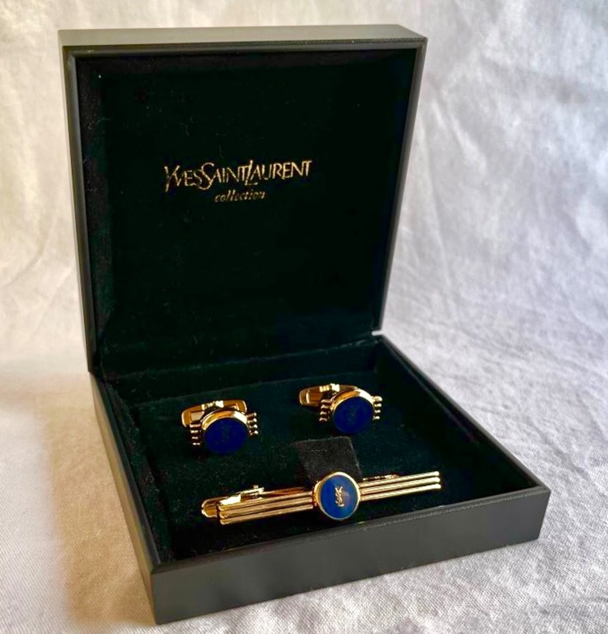 YSL "Cuffs & Tie-Pin" Set | CARBOOTS