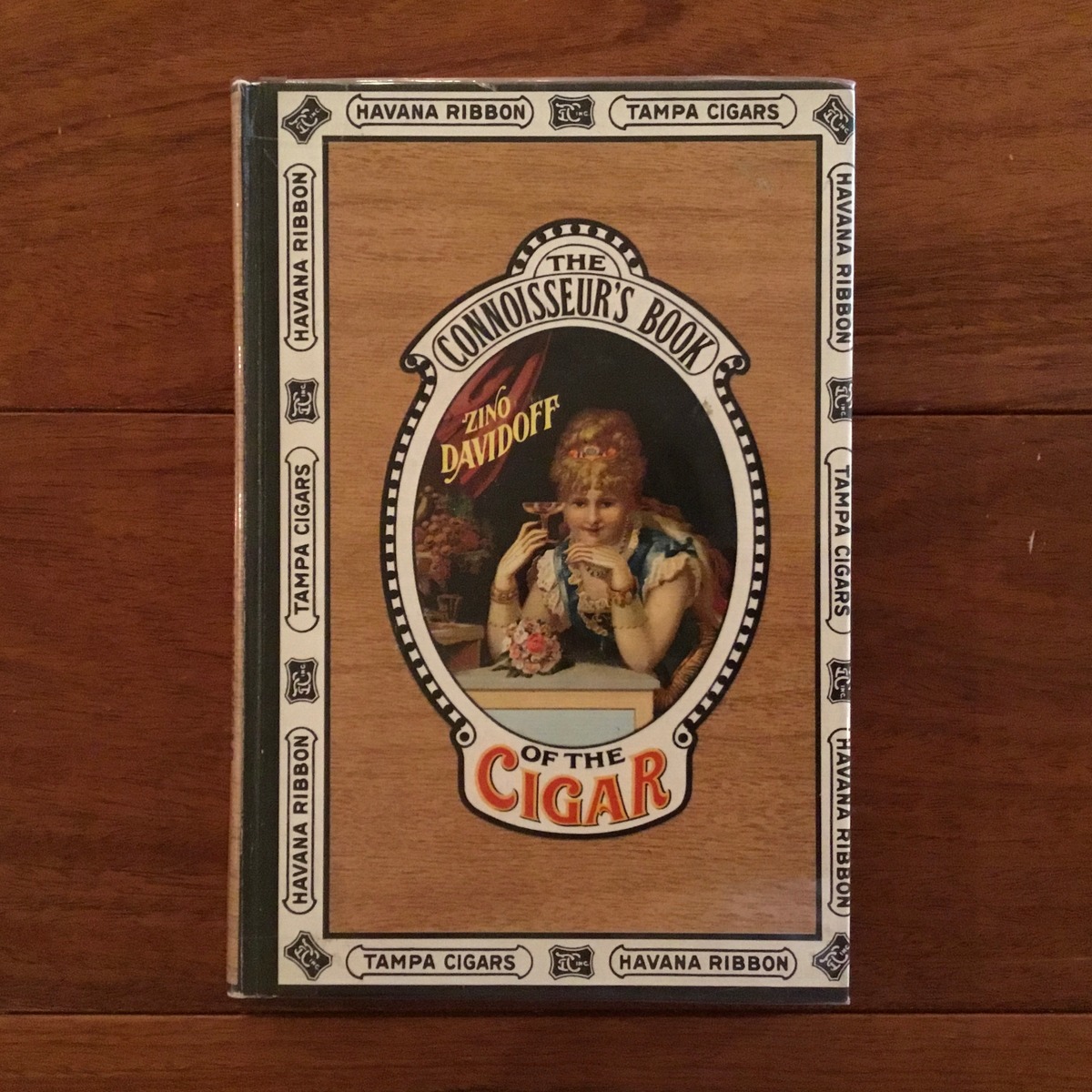 The Connoisseur's Book of The Cigar | Flying Books