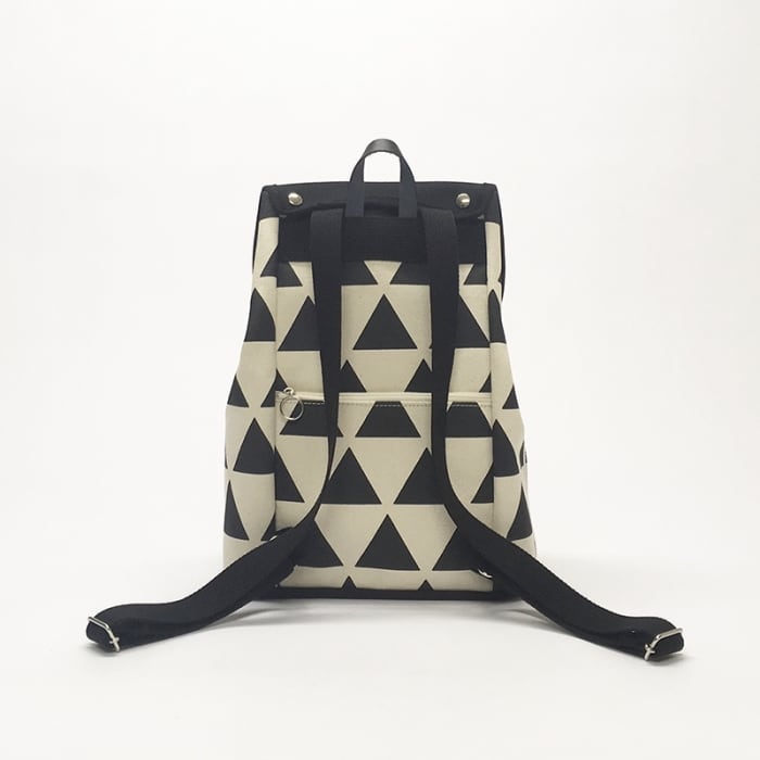 flap rucksack / black x scale フラップリュックサック / 墨 x flap rucksack / black x scale フラップリュックサック / 墨 x