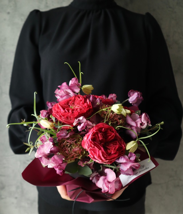 【アレンジメント SM 季節のお任せ 】H25cm × W25cm | Roselty(ロゼルティ)ONLINE SHOP