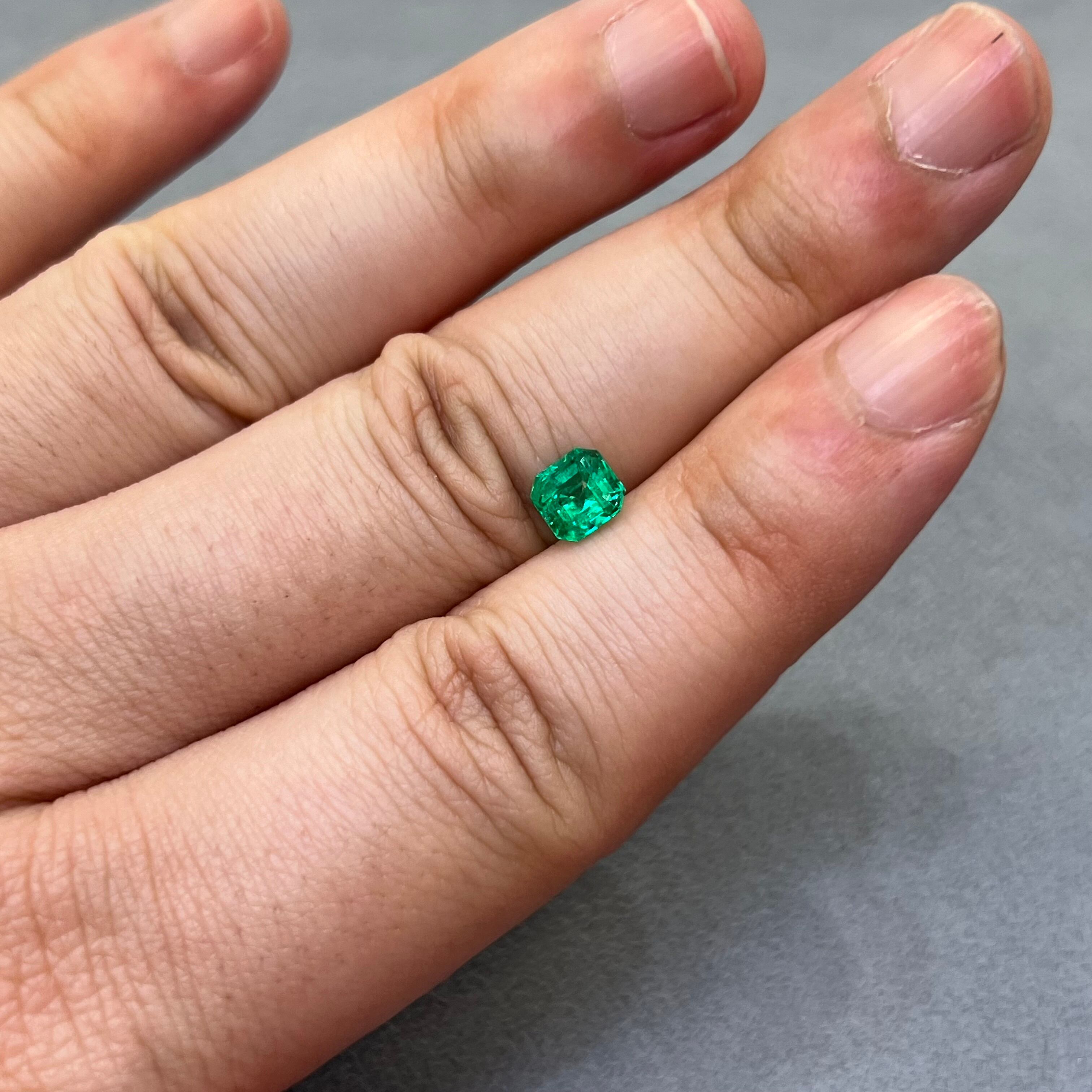 エメラルド 0.83ct 5.62mm×5.63mm エメラルドカットルース | 鈴木屋 エメラルド 0.83ct 5.62mm×5.63mm エメラルドカットルース | 鈴木屋
