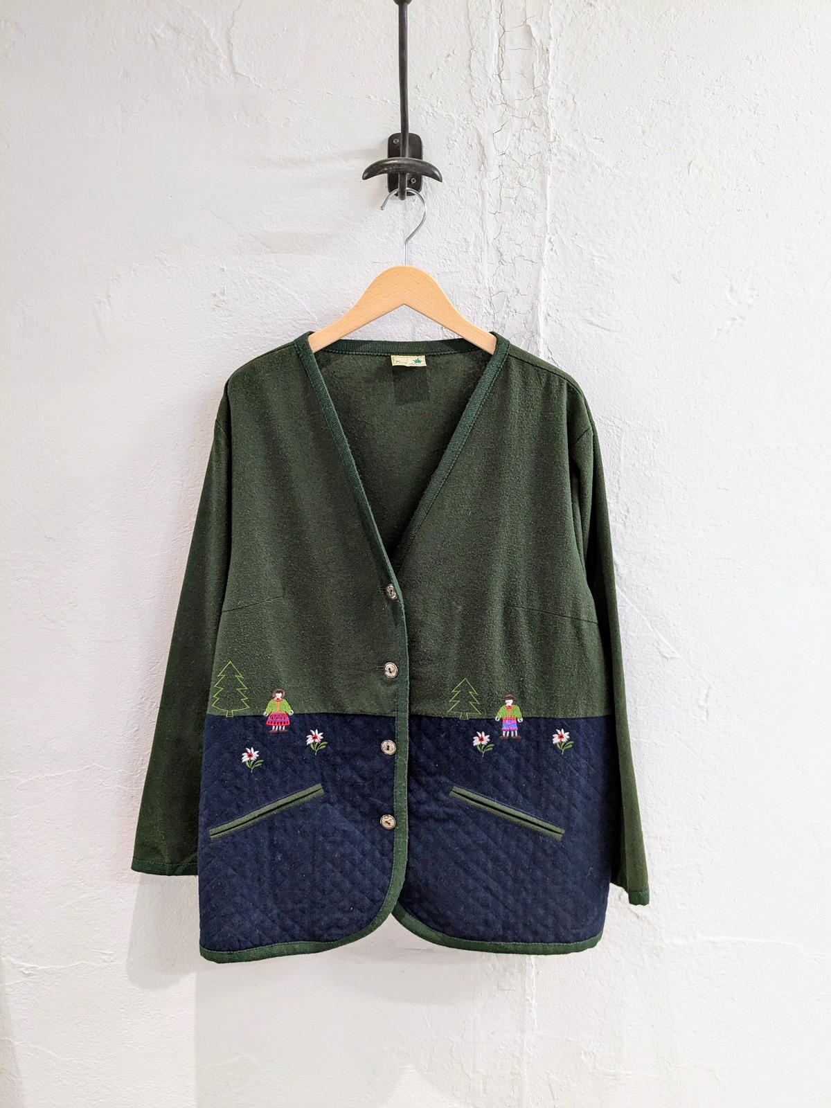 QUILTING DOCKING DESIGN EMBROIDERY TYROLEAN JACKET | tokiclothing