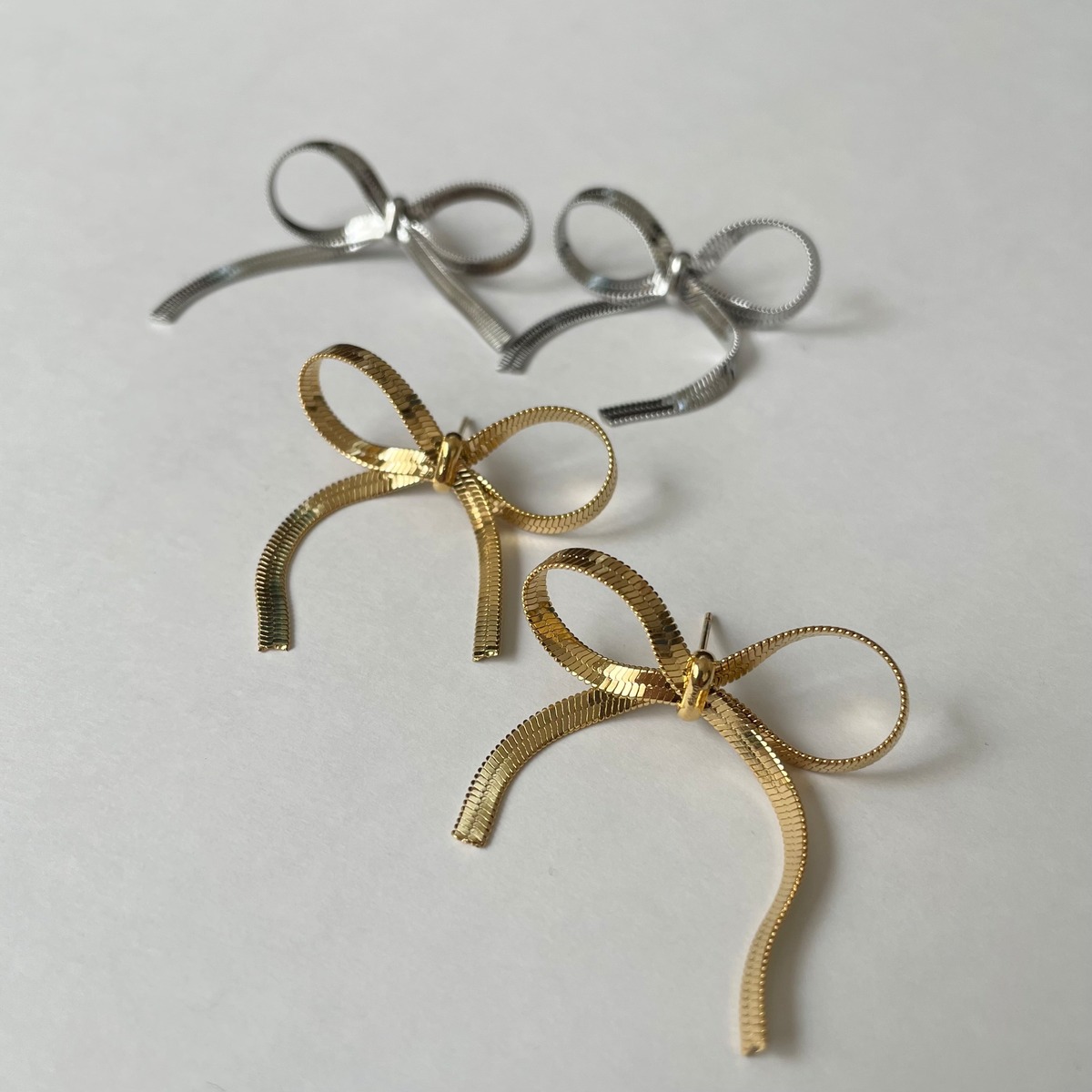 ribbon short pierce ステンレスピアス | Showkey