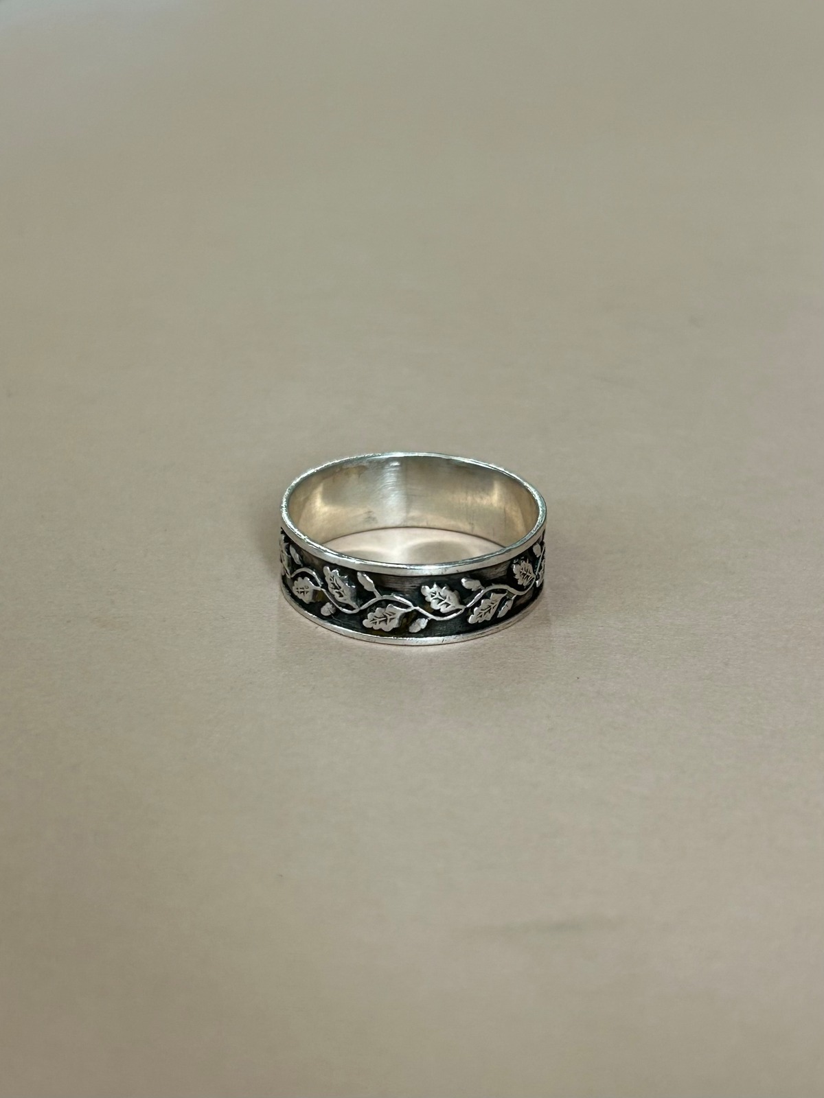 Soviet Union 70s Leaf Ring | POED VINTAGE ACCESSORIES