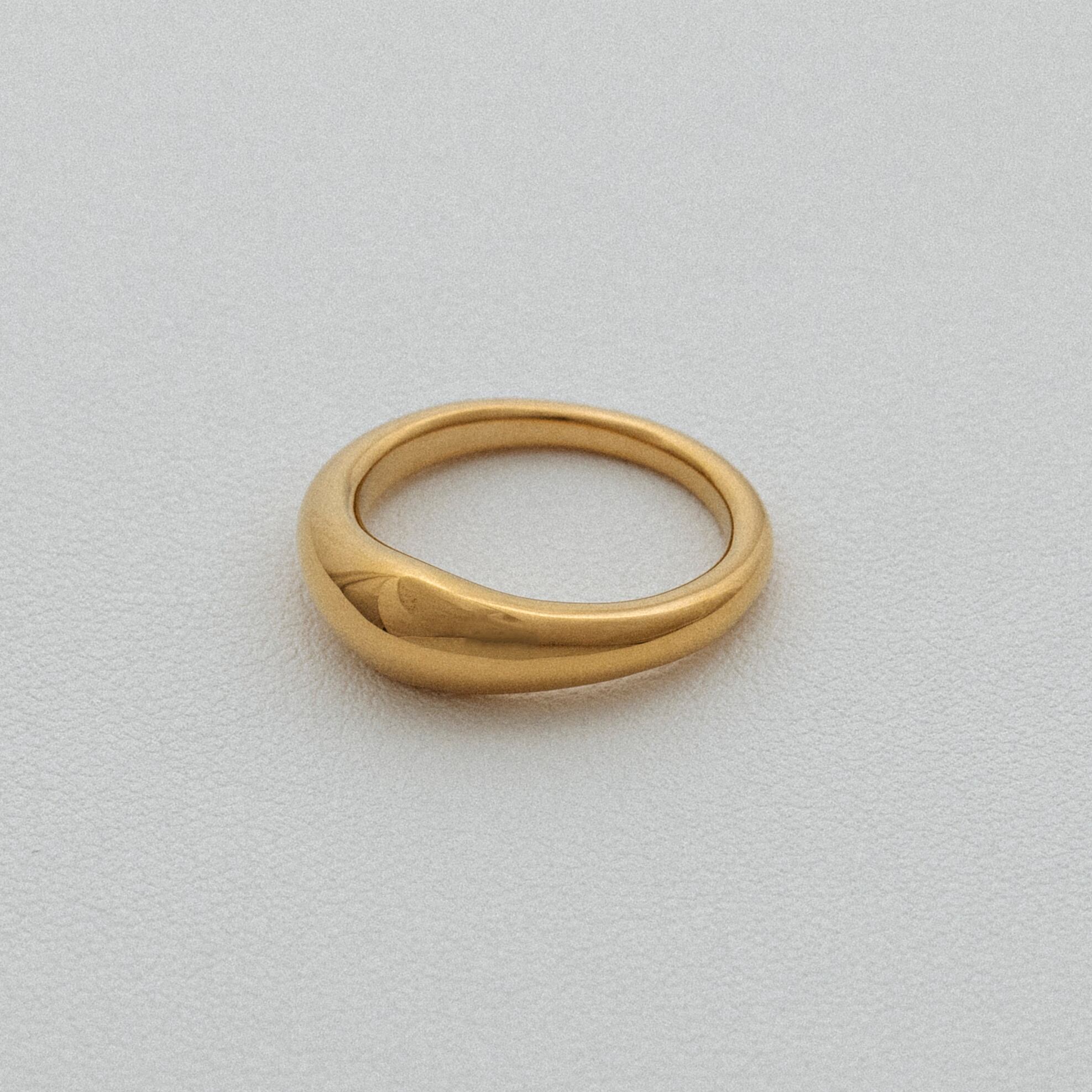 Round shape ring small Gold | FLYNK