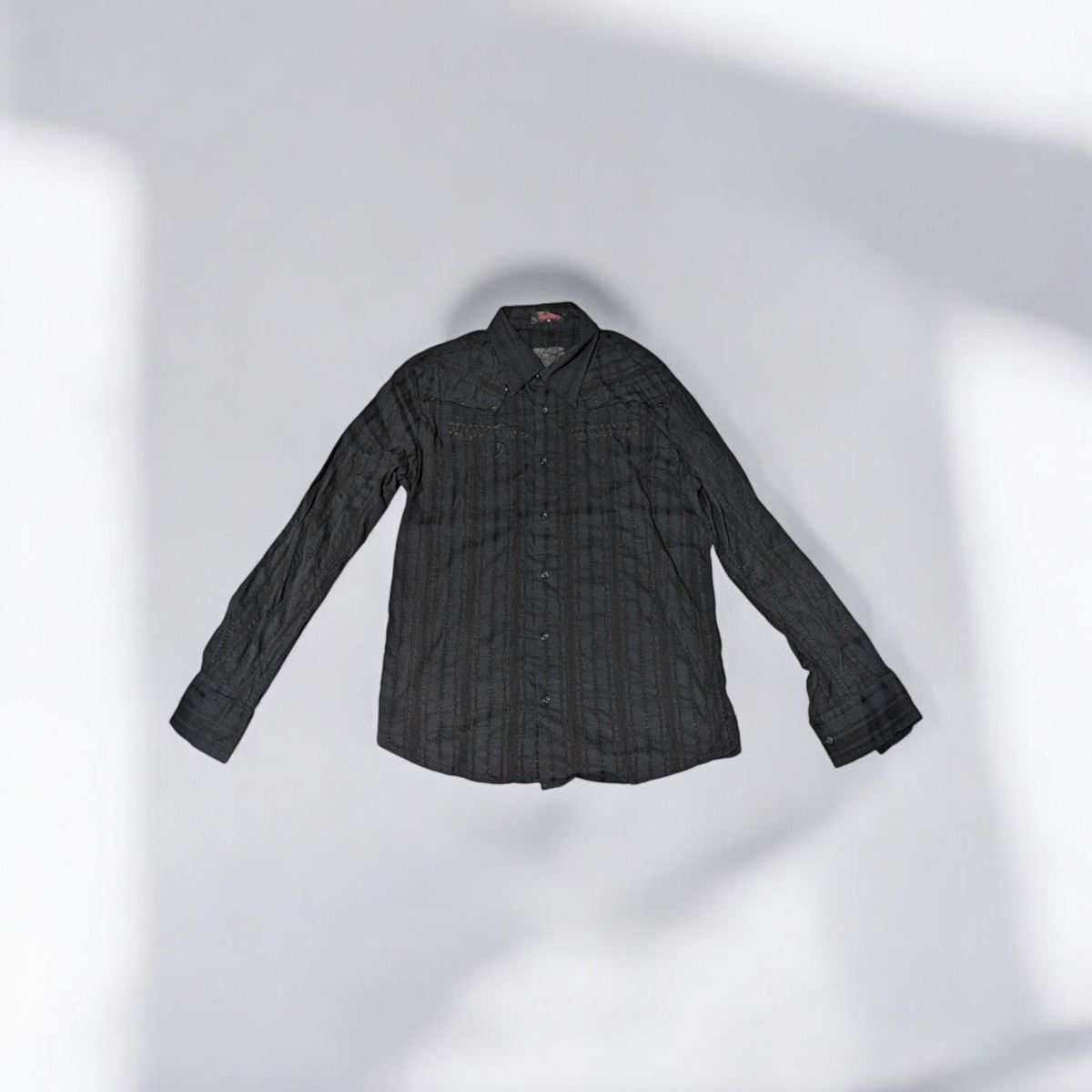 Fairy Grunge mood rhinestone＆embroidery black shirt | egotive